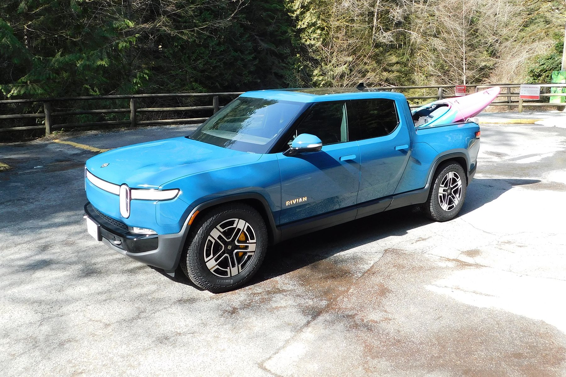 2023 Rivian R1T | Pickup Review - Reviews | Driving