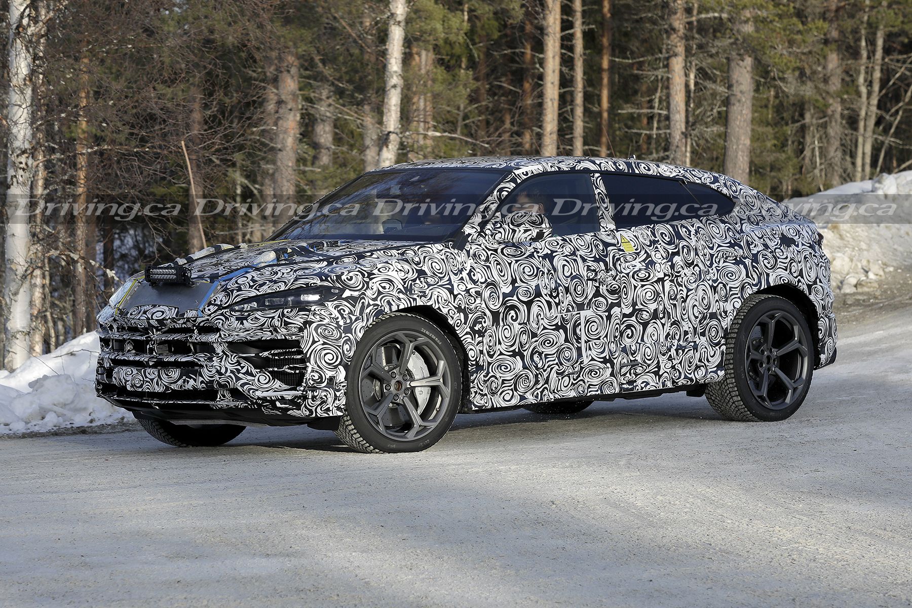 Lamborghini Urus plug-in hybrid spied cold weather testing | Driving