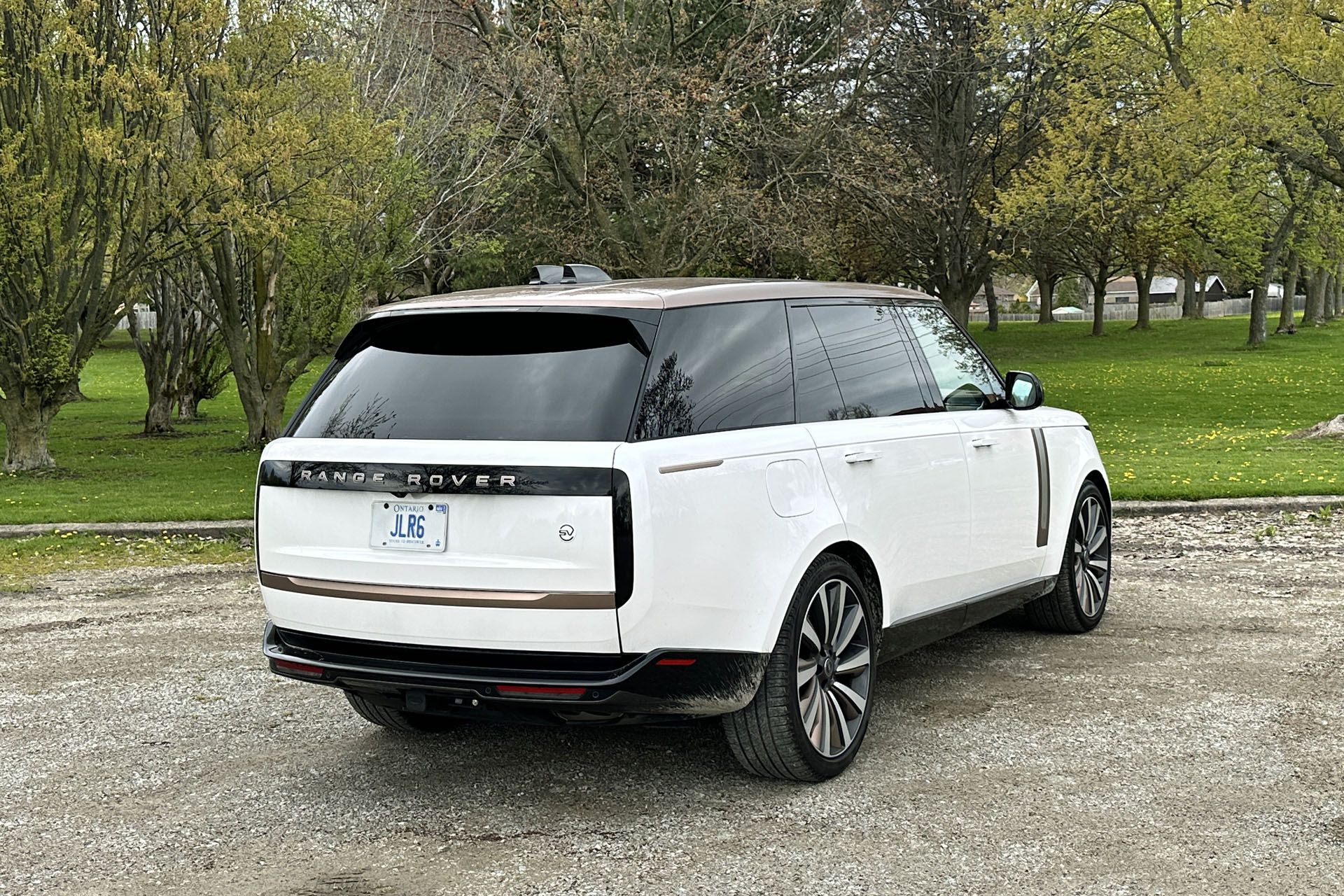 2023 Land Rover Range Rover SV | Luxury SUV Review - Reviews | Driving