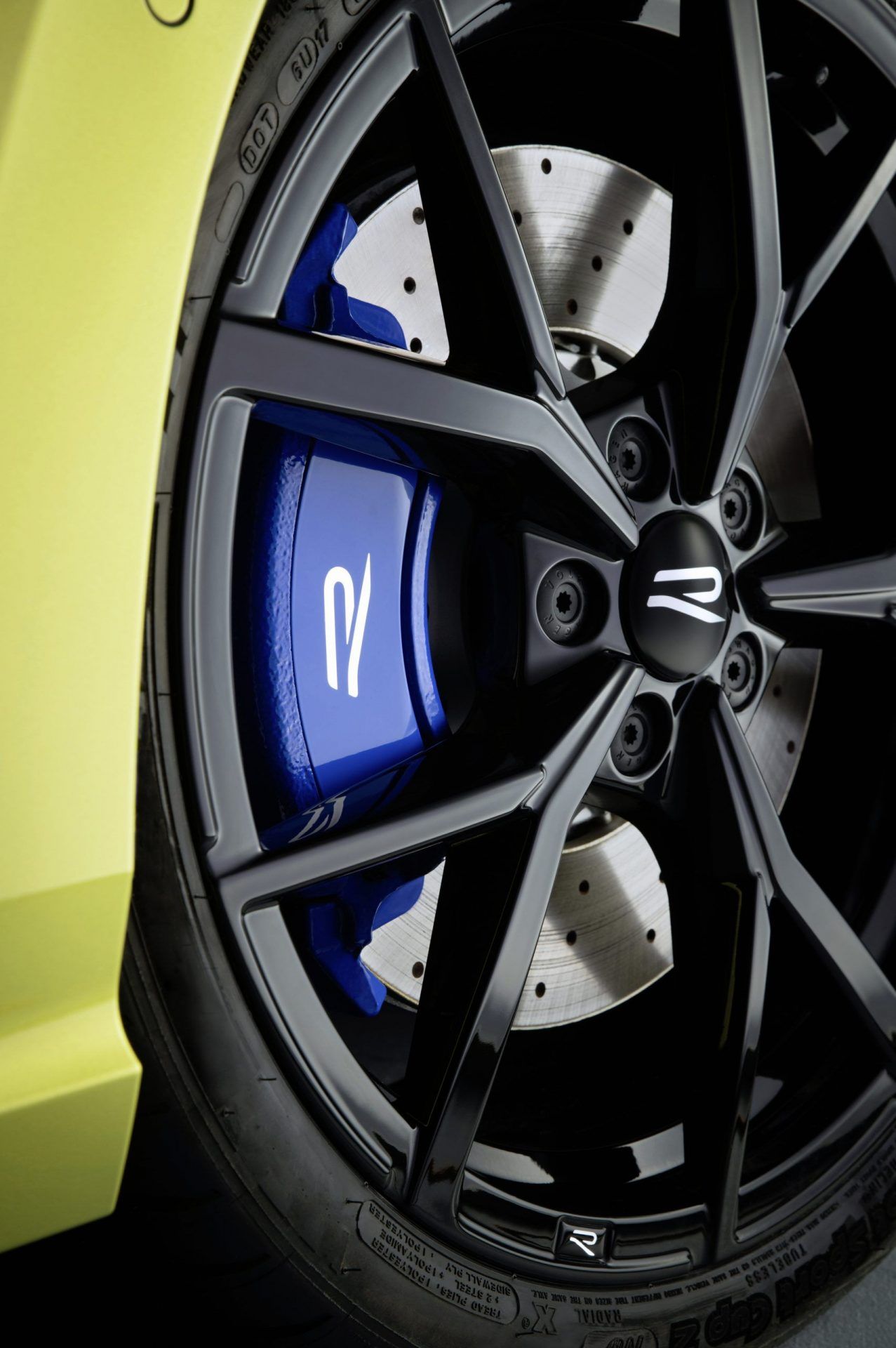 Volkswagen Golf R 333 Limited Edition sells out in 8 minutes | Driving