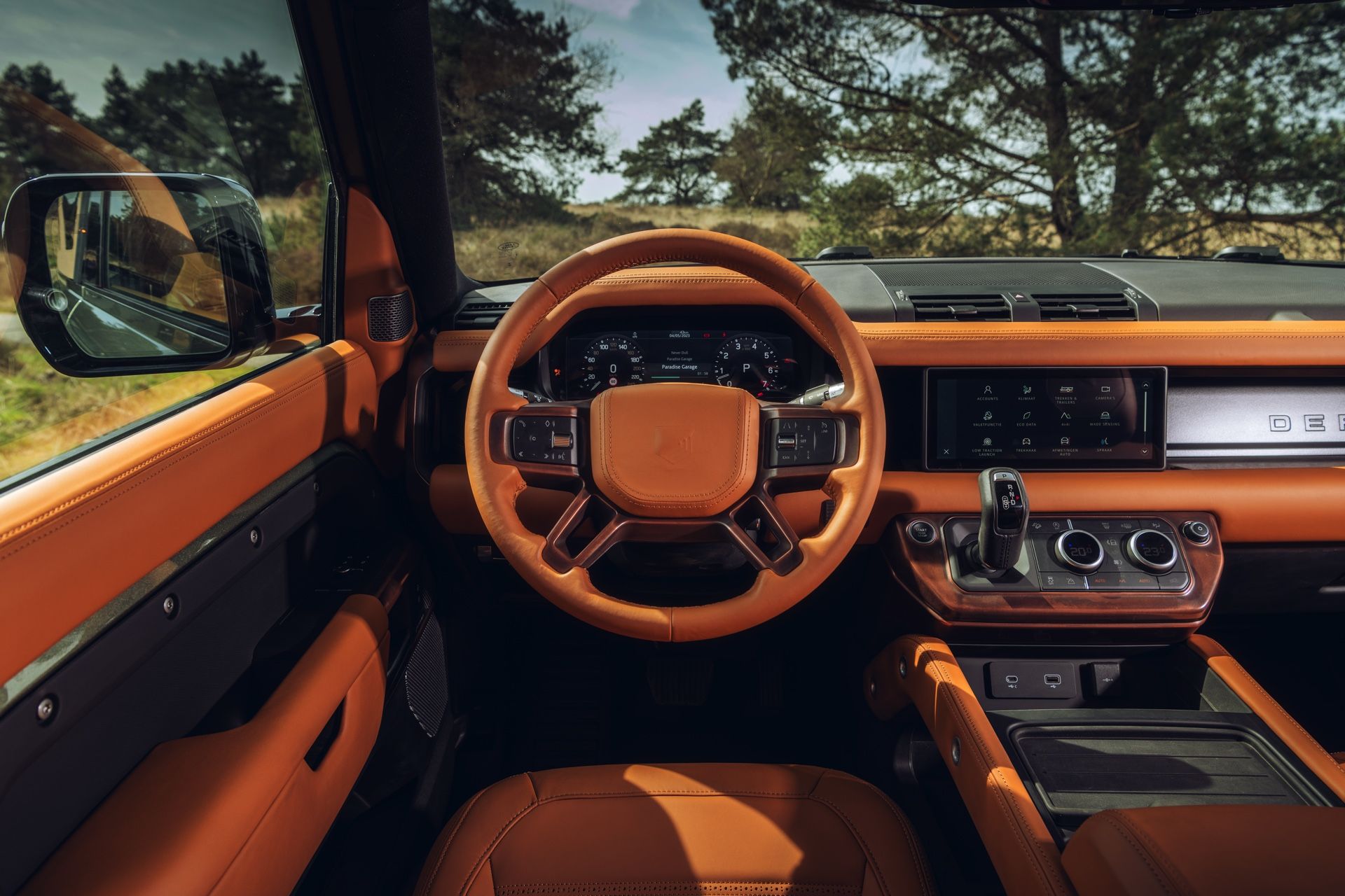 Drop-top Land Rover Defender bows via Dutch company | Driving