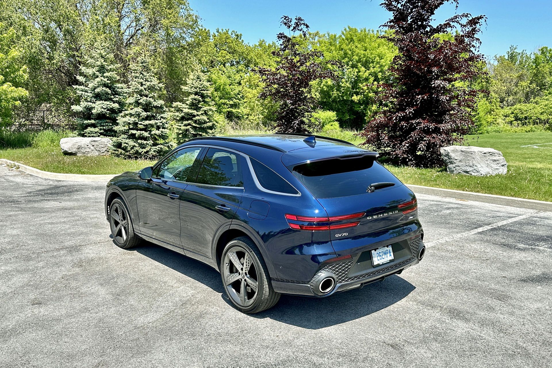 2023 Genesis GV70 vs Lexus RX 350h SUV comparison - Reviews | Driving