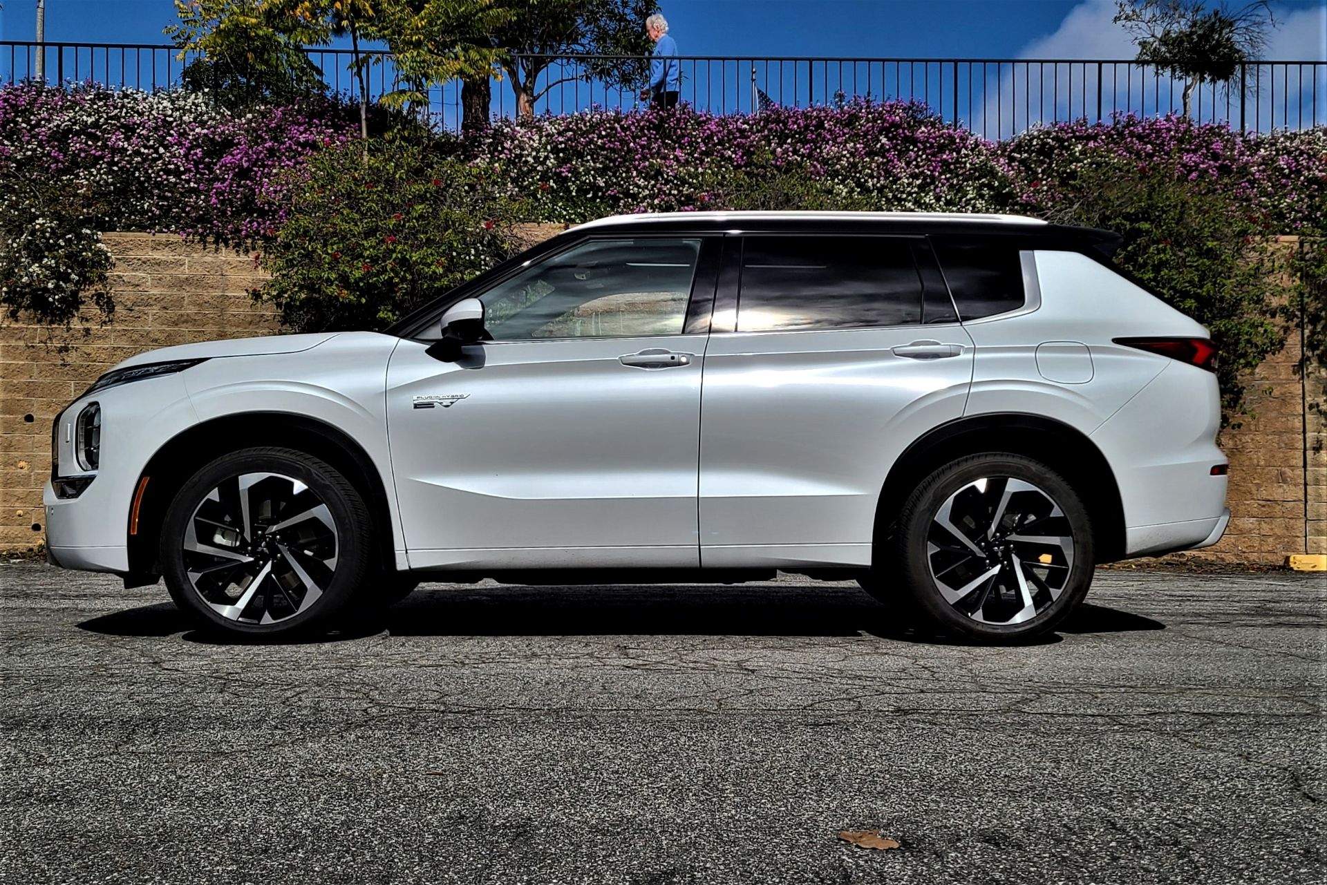 10 best-selling PHEVs and EVs in Canada in 2023's first half | Driving