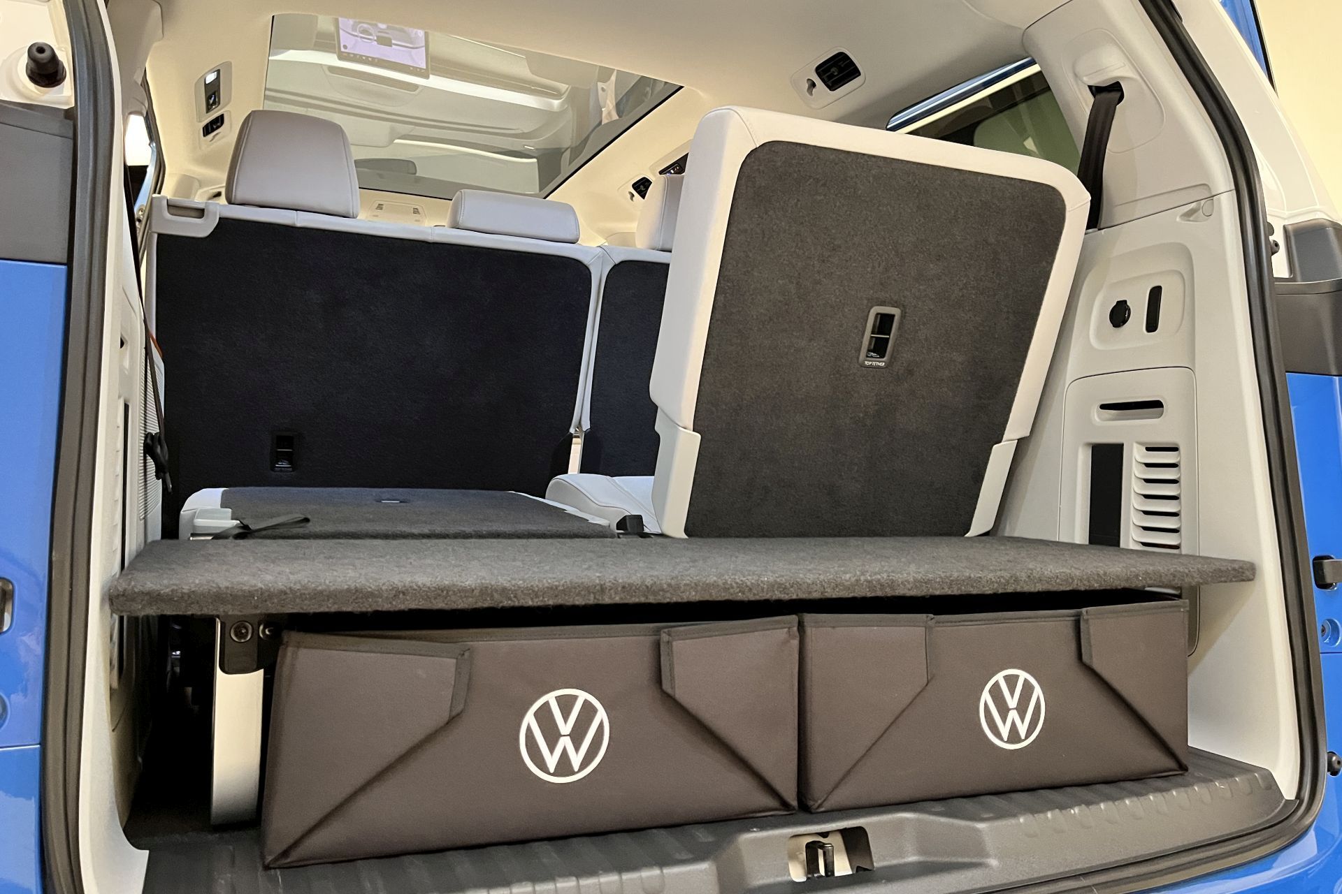 2025 VW ID.Buzz long-wheelbase with Canada-exclusive 5-seat option ...