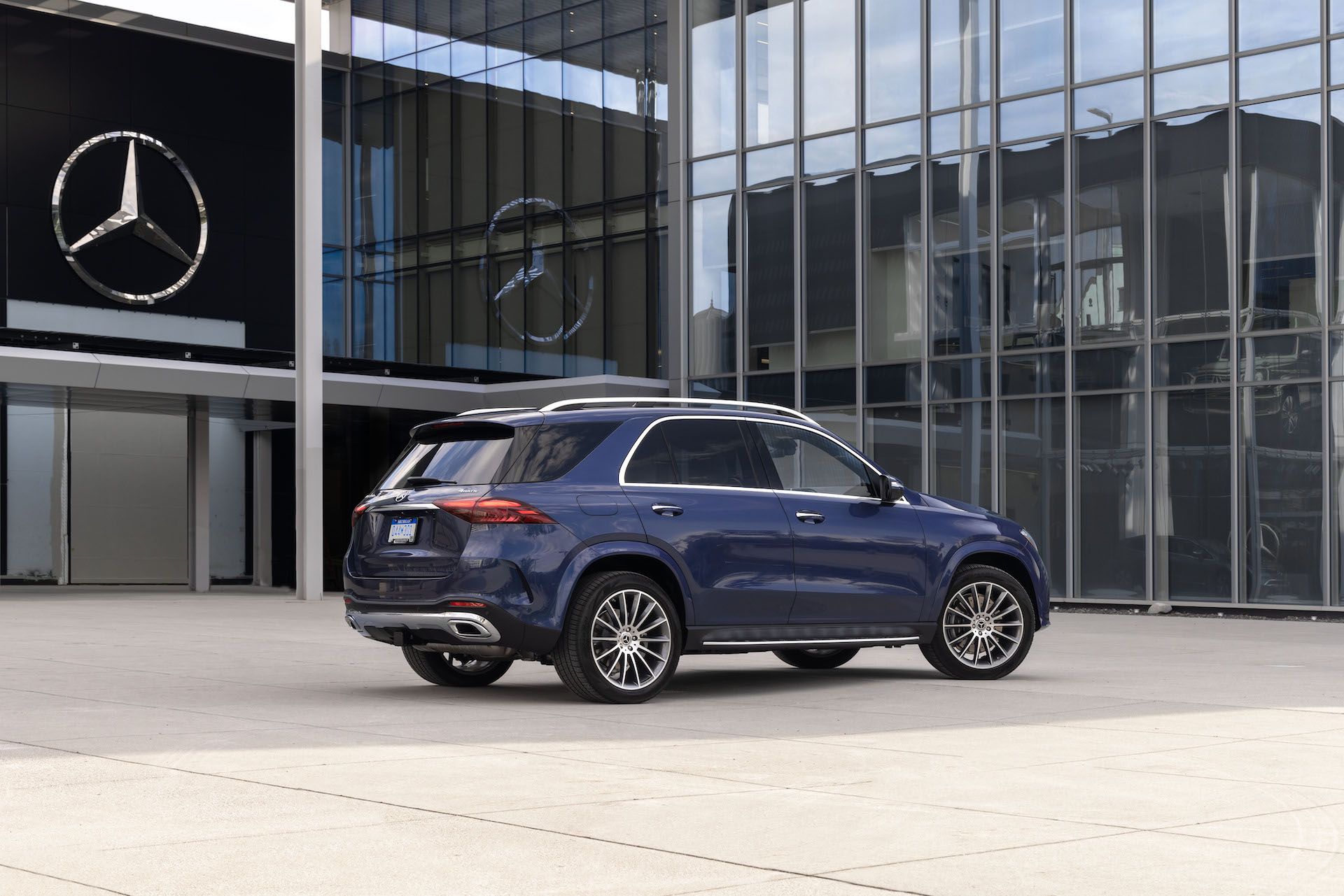 Mercedes-Benz brings GLE 450e 4Matic plug-in hybrid to Canada | Driving