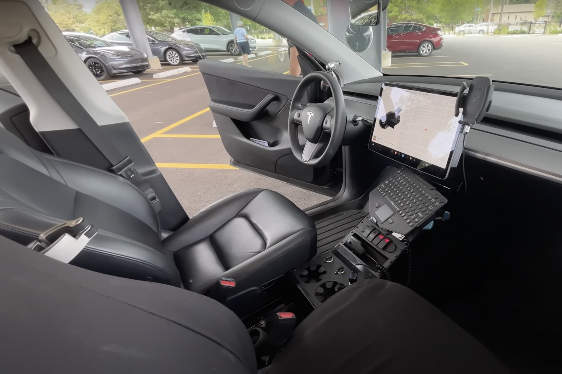 Model PD is a Tesla-based police car created by an American company ...