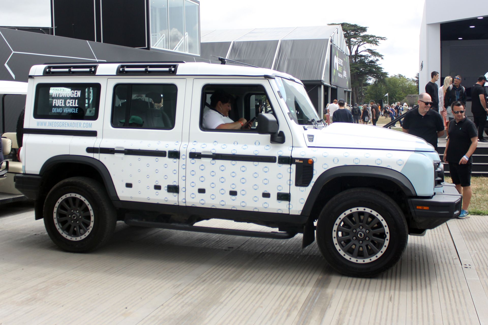 Ineos set to introduce Grenadier Quartermaster pickup truck - Reviews ...