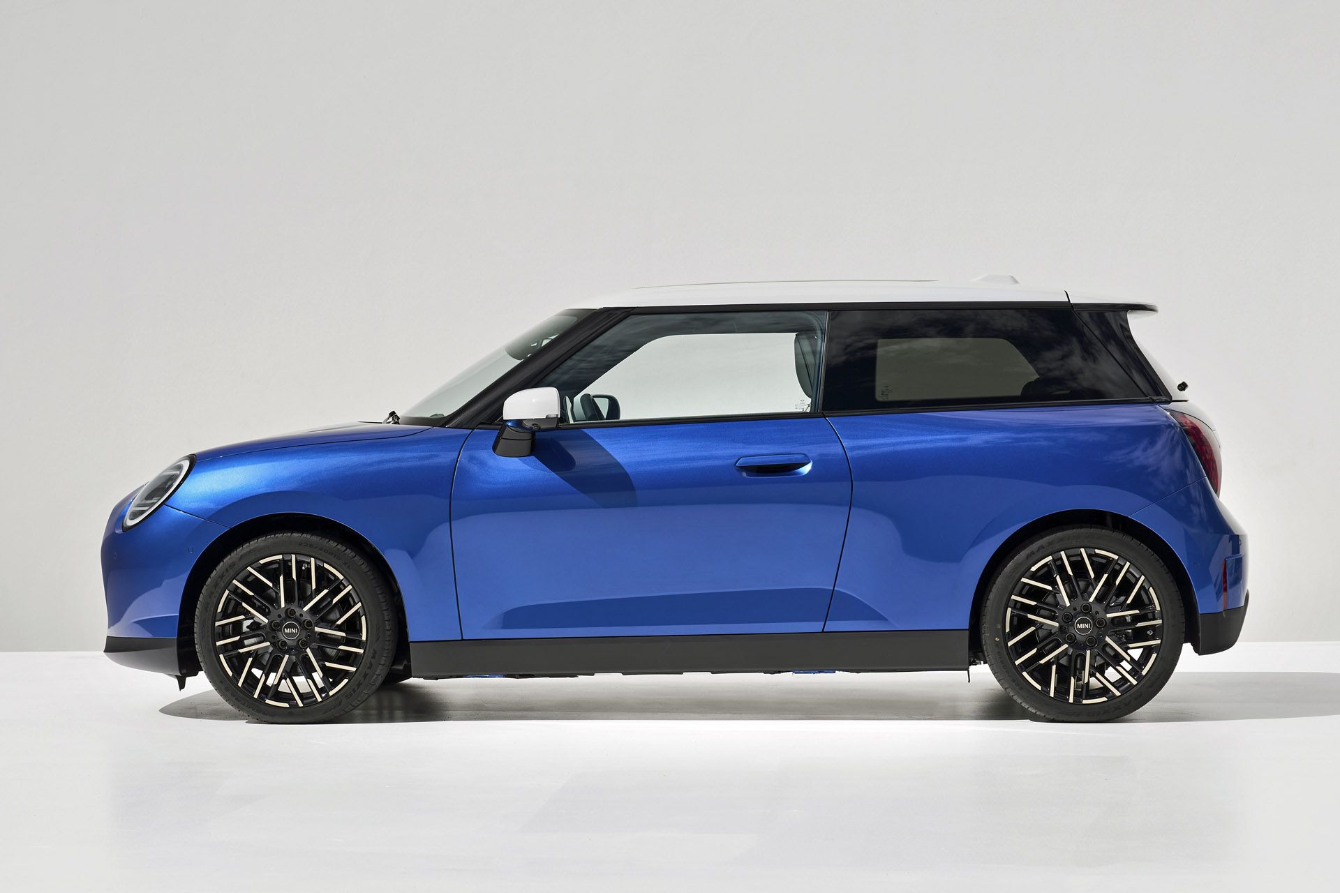 2025 Mini gets a total rework, including new EV models - Reviews | Driving