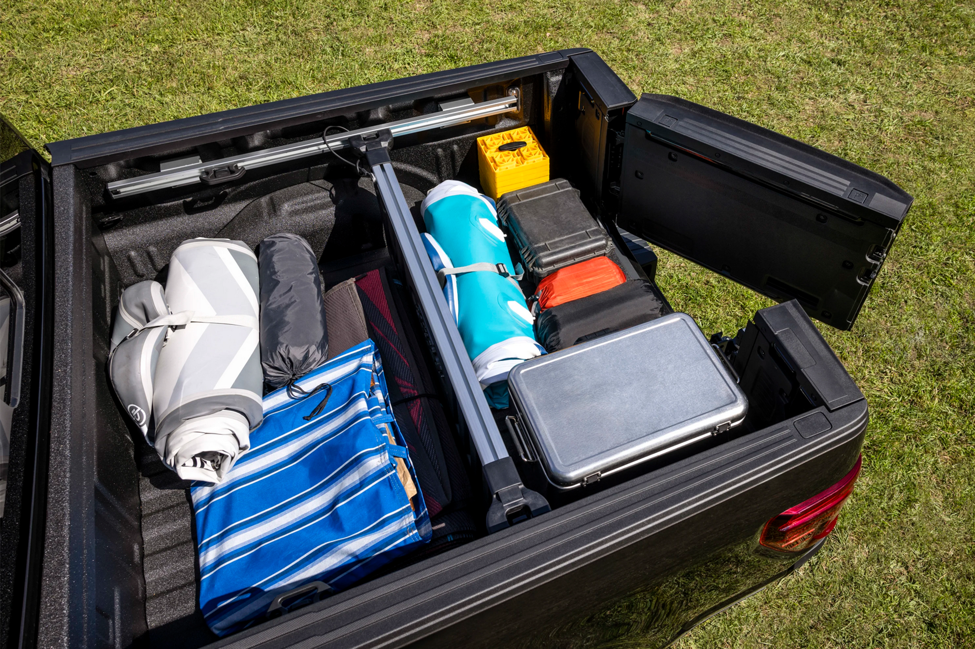 2024 Ford F-150 upgrades base engine, adds Pro Access Tailgate | Driving