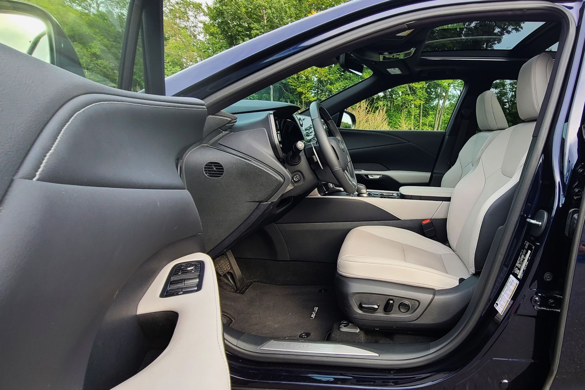 Lexus NX 350h vs Lexus RX 350h: Which model and trim should you buy ...