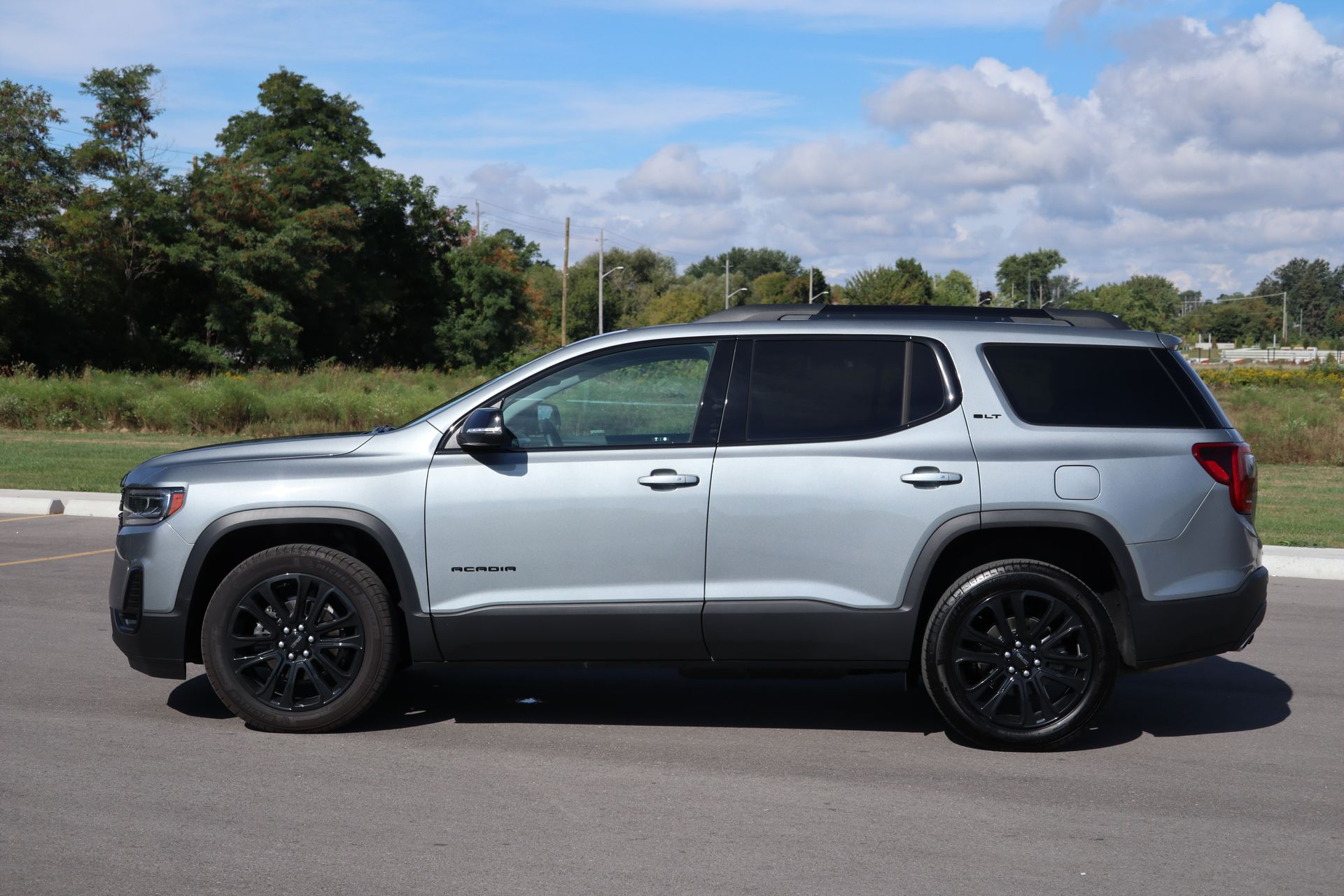 2023 GMC Acadia SUV Review - Reviews | Driving