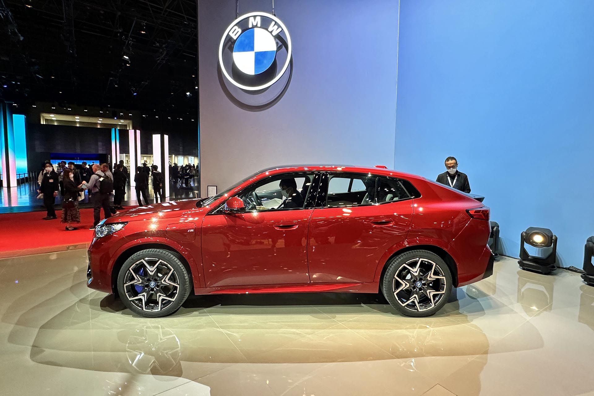 BMW introduces all-electric iX2 with over 400 km of range - Reviews ...