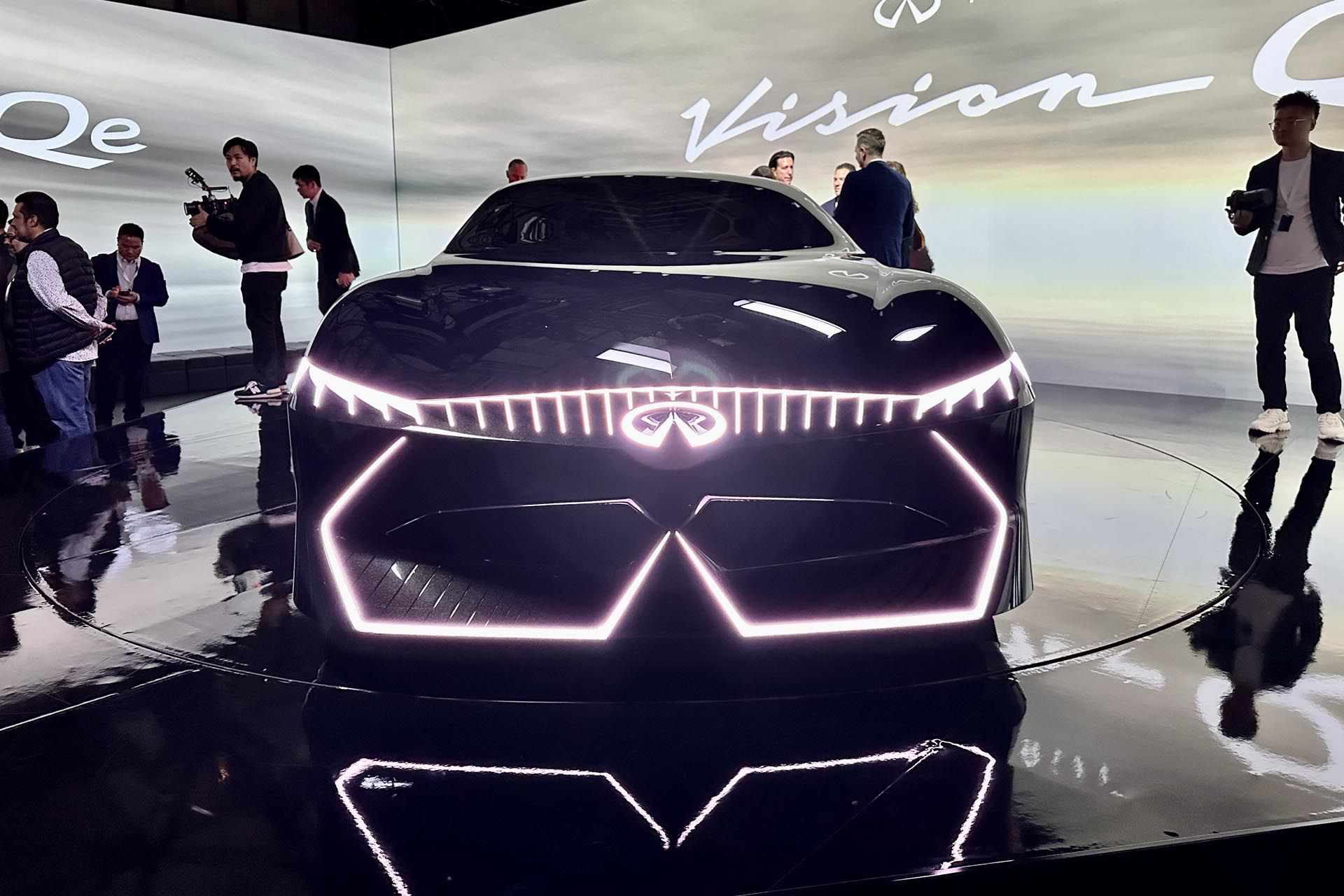 Infiniti shows off its QX Monograph and Qe concept cars | Driving