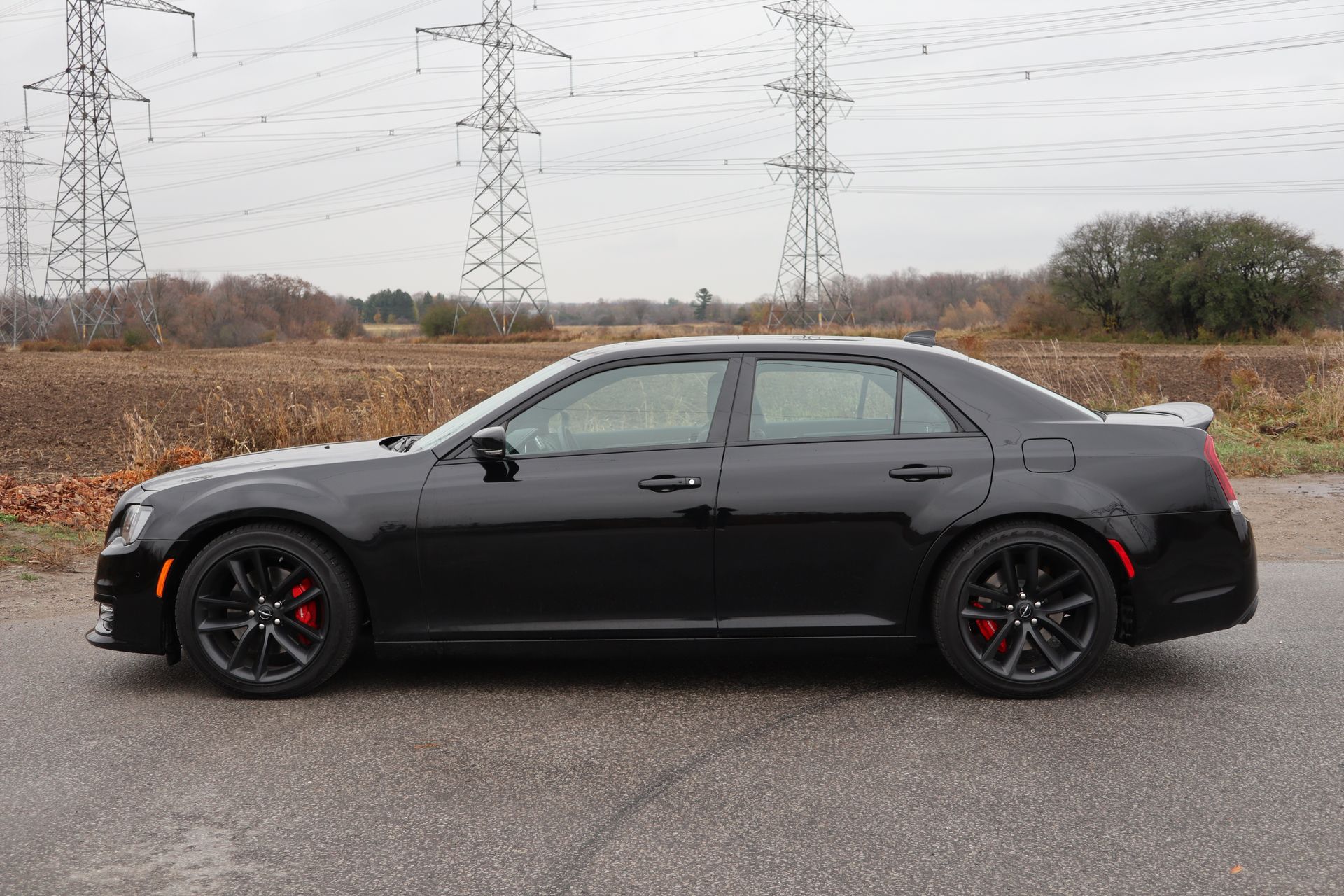 2023 Chrysler 300C | Car Review - Reviews | Driving