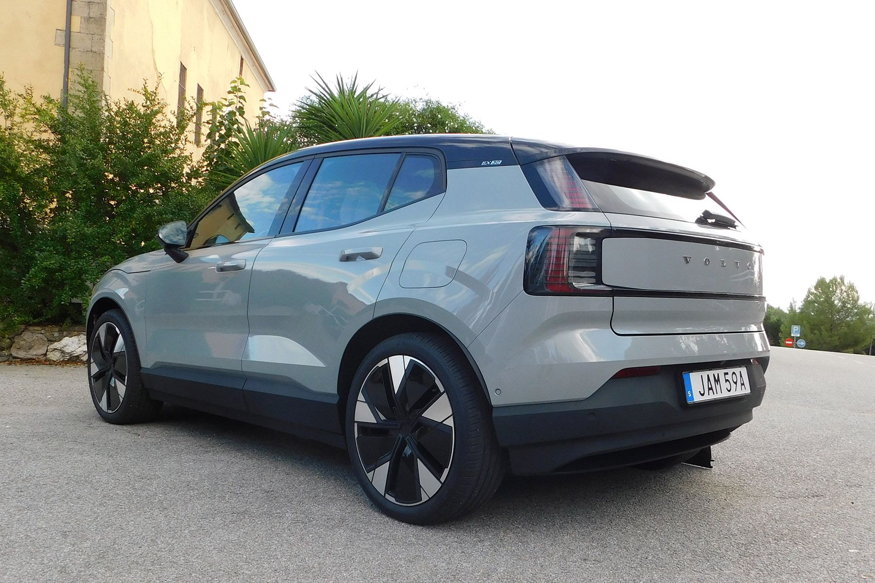 2025 Volvo EX30 Review - Reviews | Driving