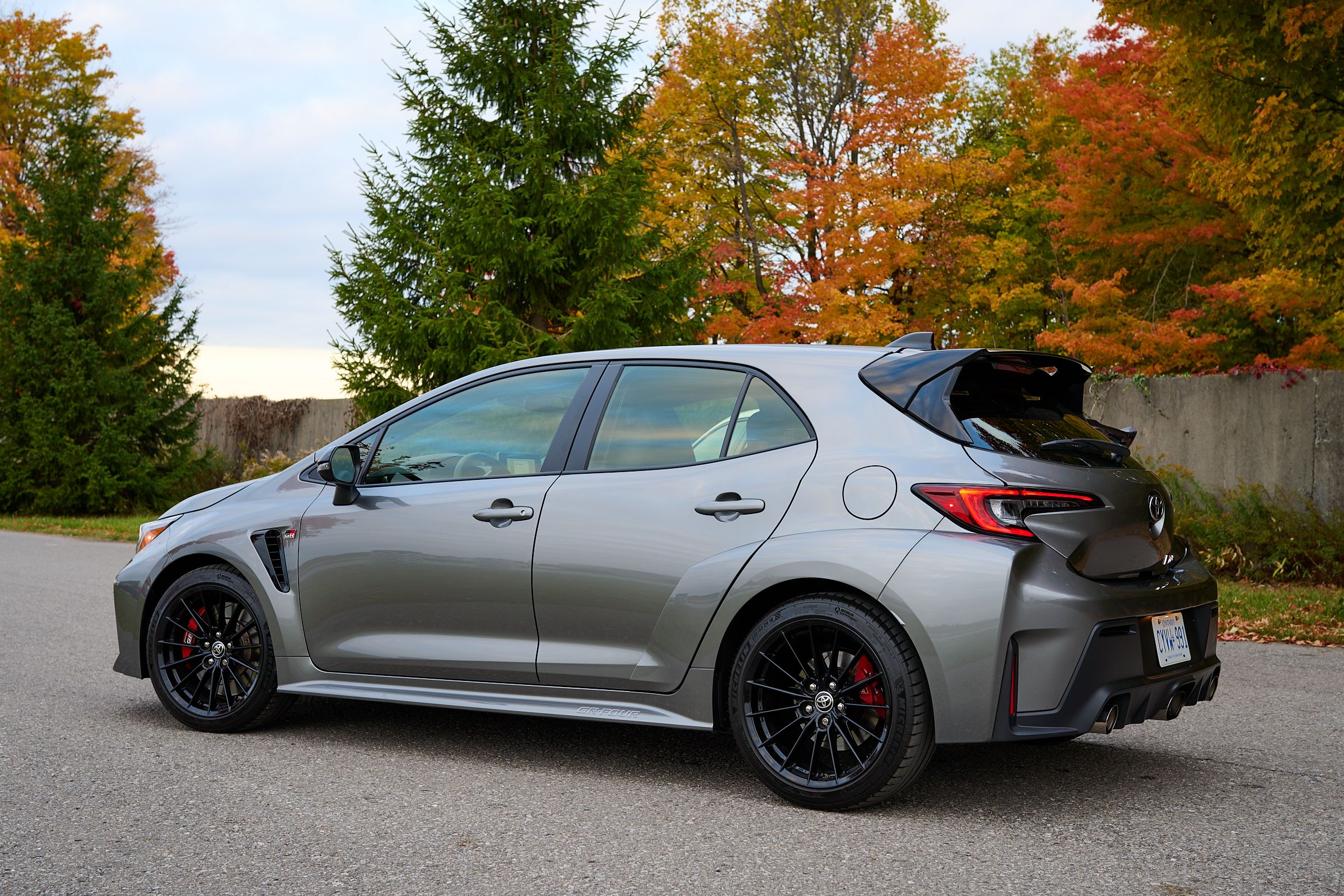 Toyota GR Corolla vs Honda Civic Type R - Reviews | Driving