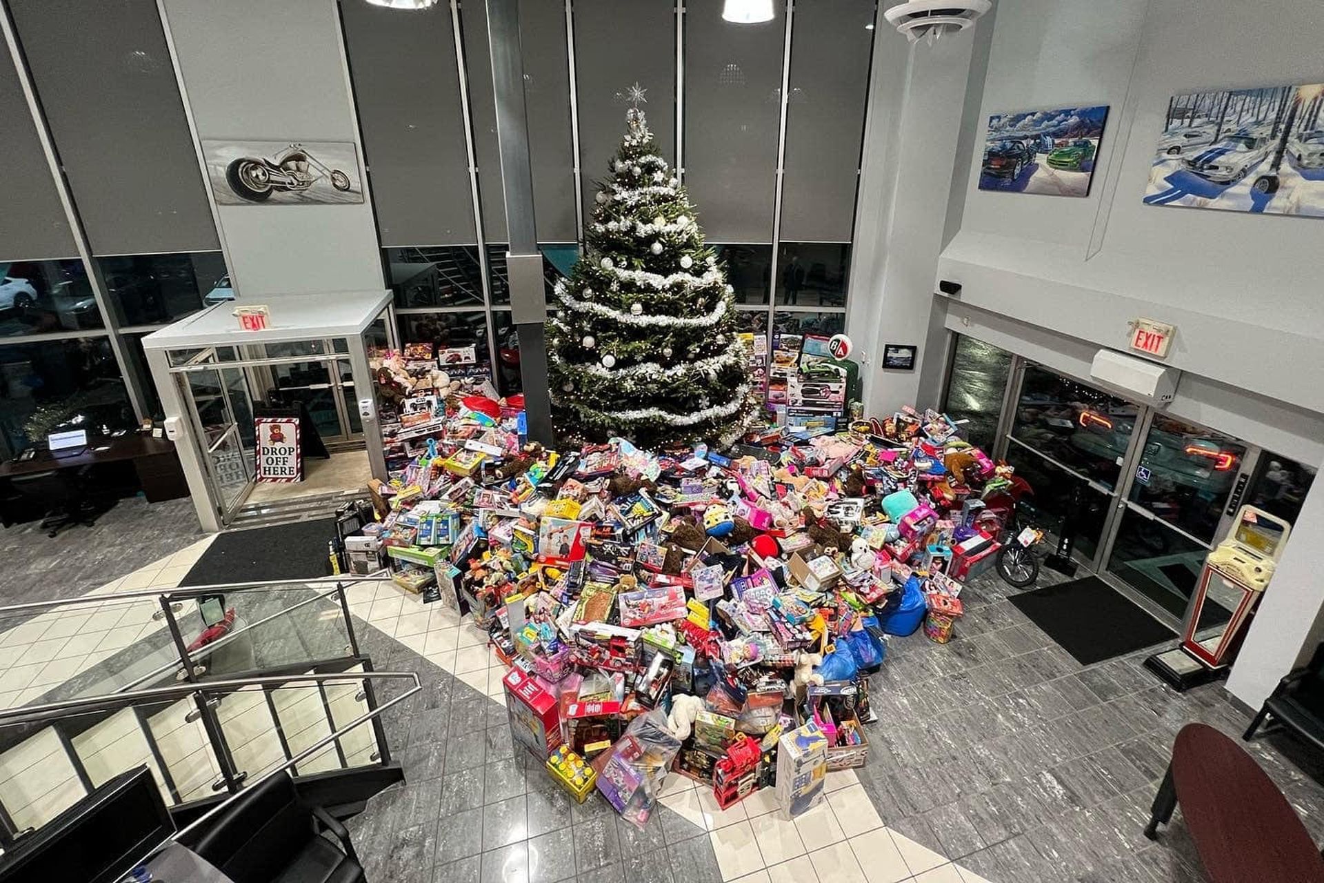 16 Car manufacturers and dealers who gave back to Canadians in 2023 ...