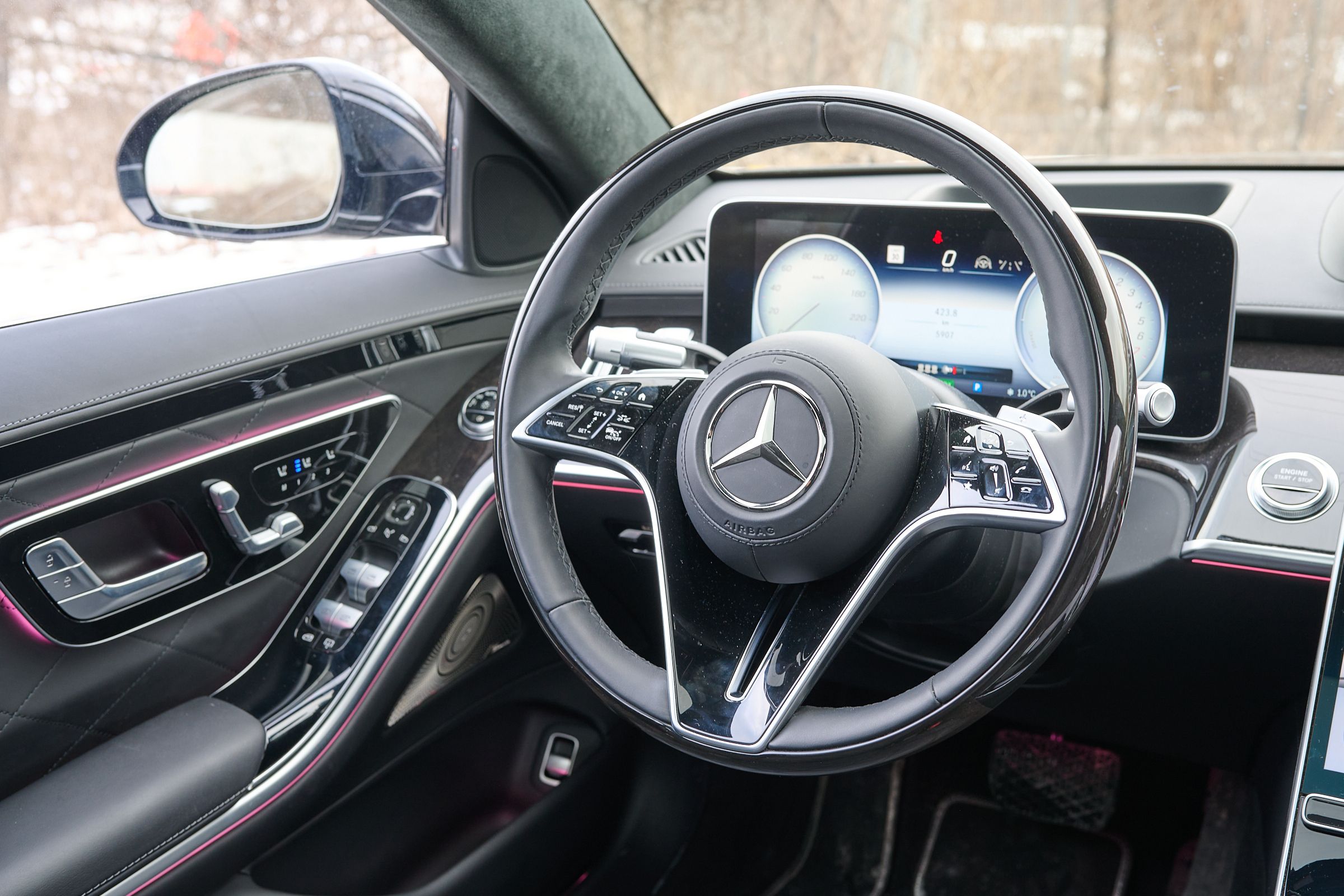 2024 Mercedes-Benz S 580e PHEV | Luxury Car Review - Reviews | Driving