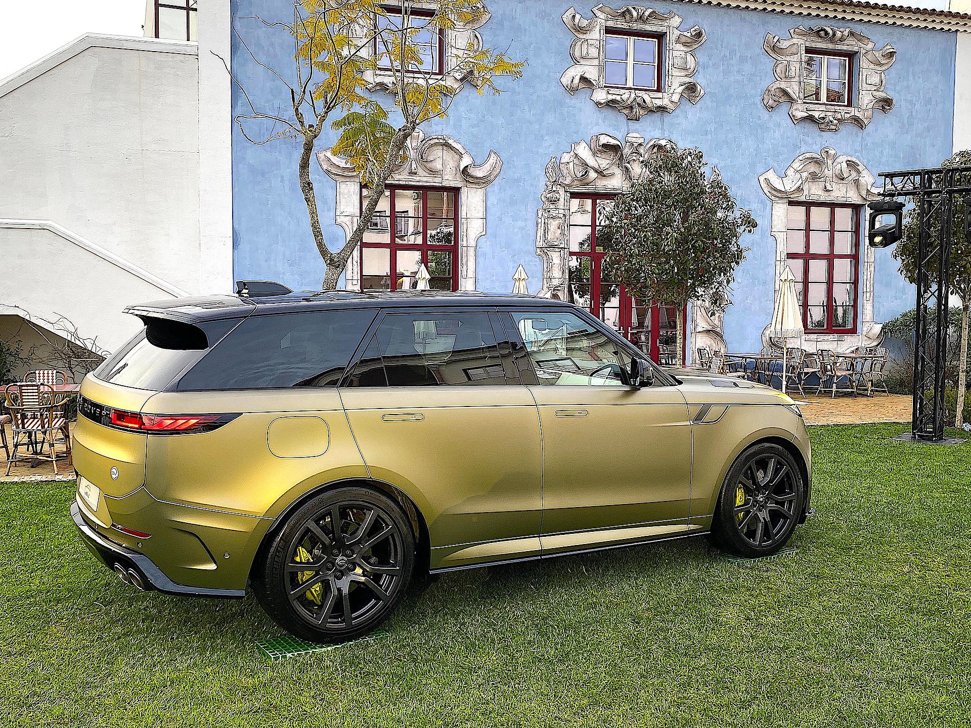 2024 Range Rover Sport SV is a track-worthy, off-road capable SUV ...
