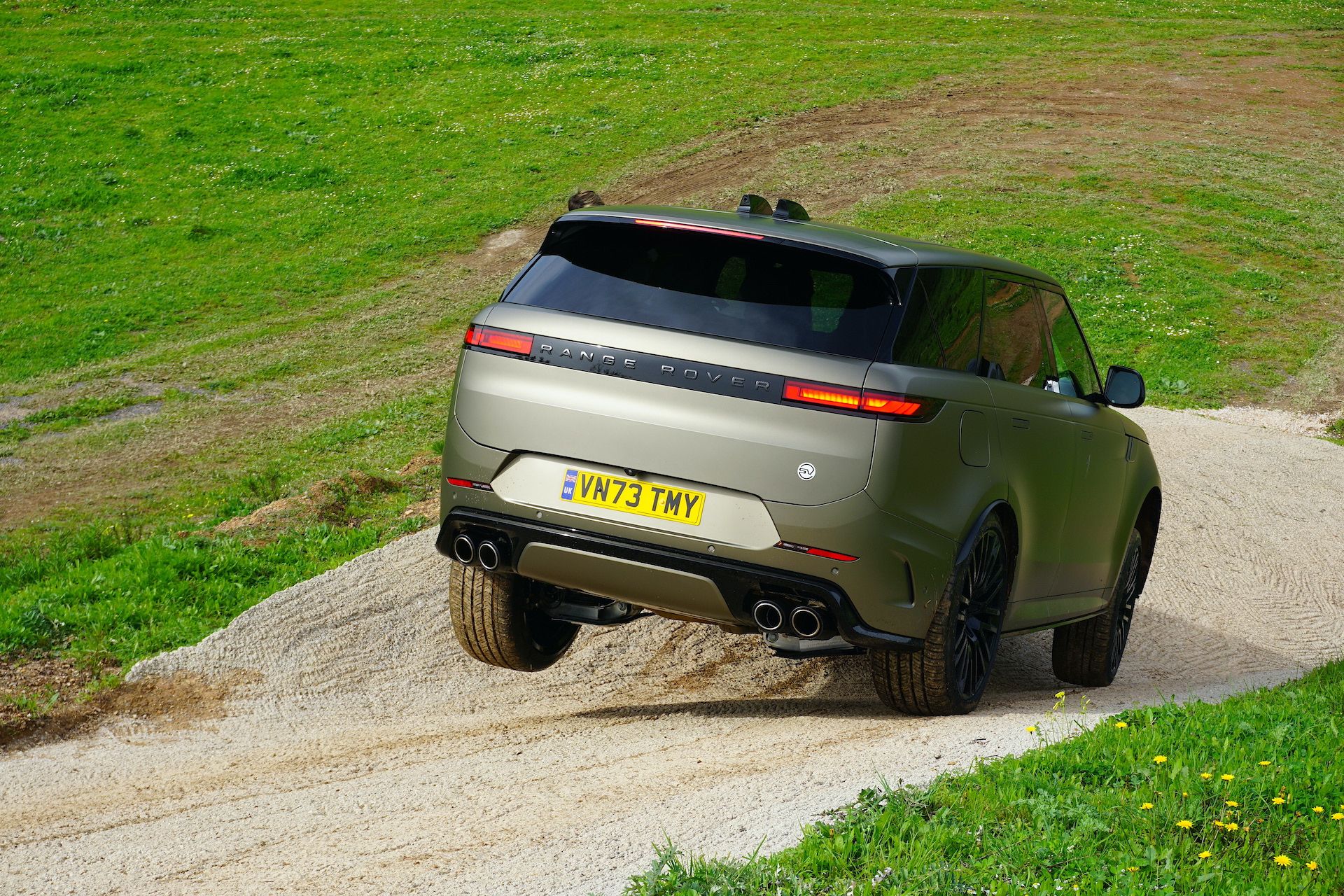 2024 Range Rover Sport SV is a track-worthy, off-road capable SUV ...