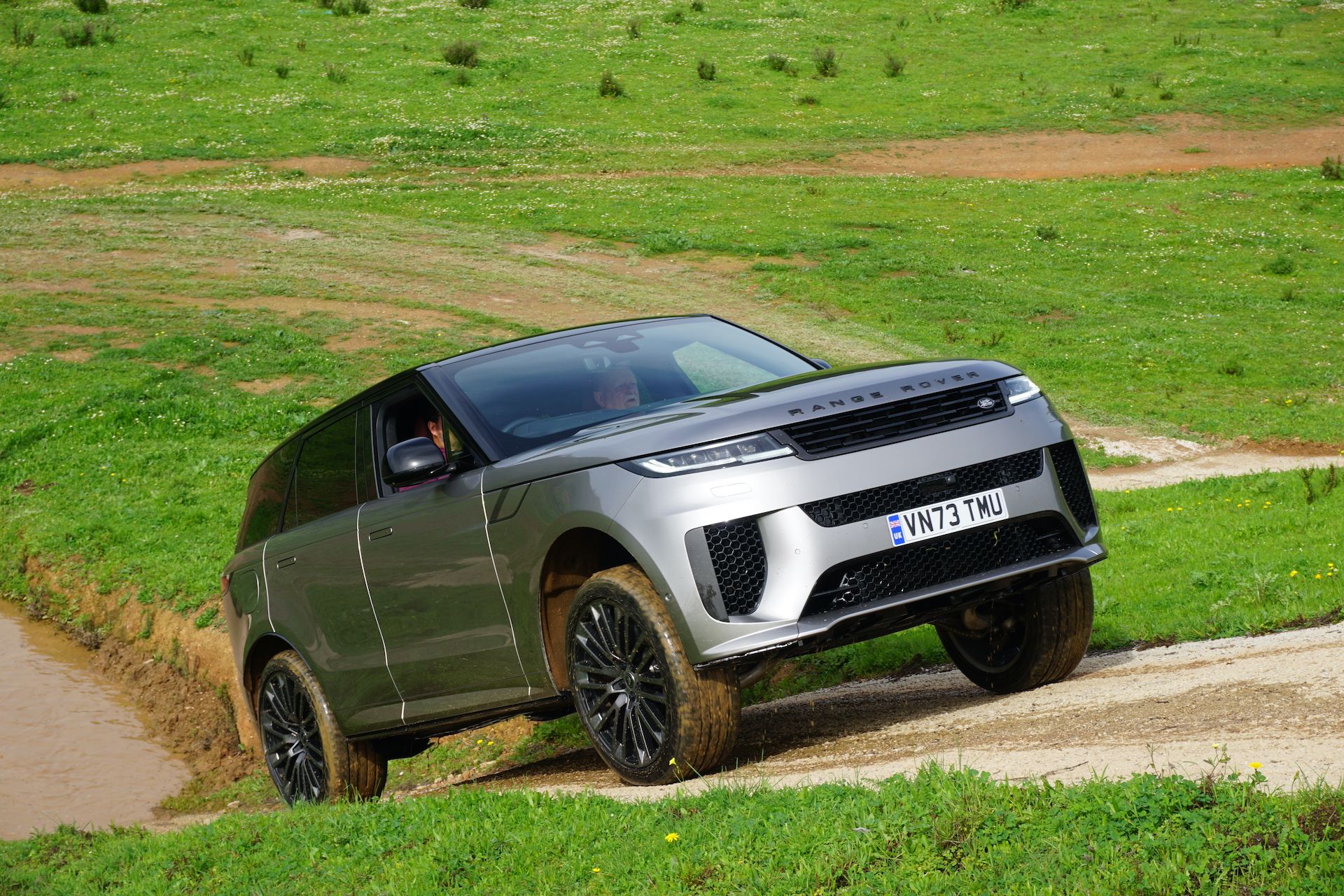 2024 Range Rover Sport SV is a track-worthy, off-road capable SUV ...