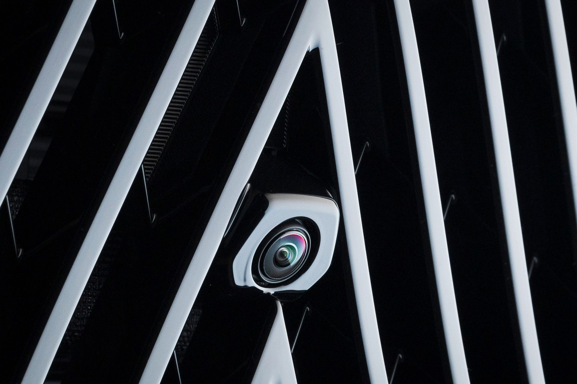 2025 Infiniti QX80 teaser shows off twin 14.3-in HD displays | Driving