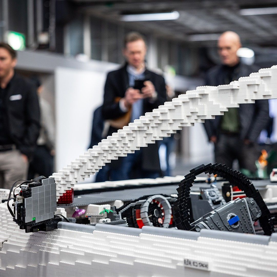 Swedish Lego Master creates working Volvo wagon out of bricks | Driving