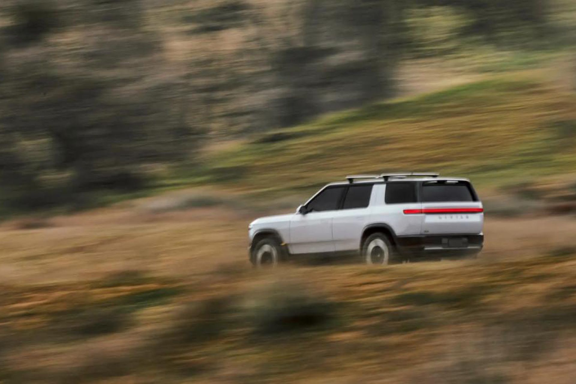 Rivian reveals US$45,000 electric R2 SUV, to bow 2026 - Reviews | Driving