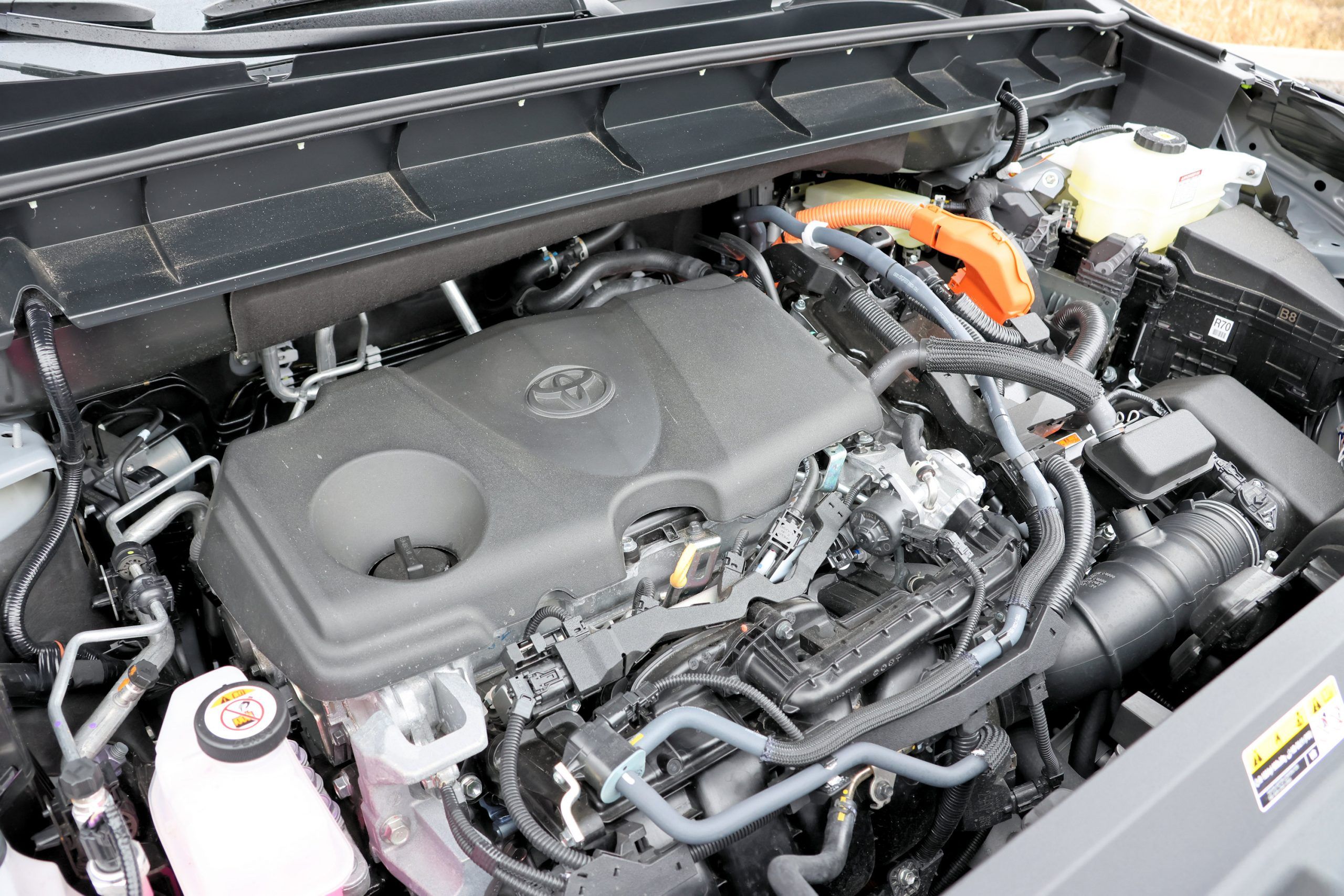 2024 Toyota Highlander Hybrid Review - Reviews | Driving