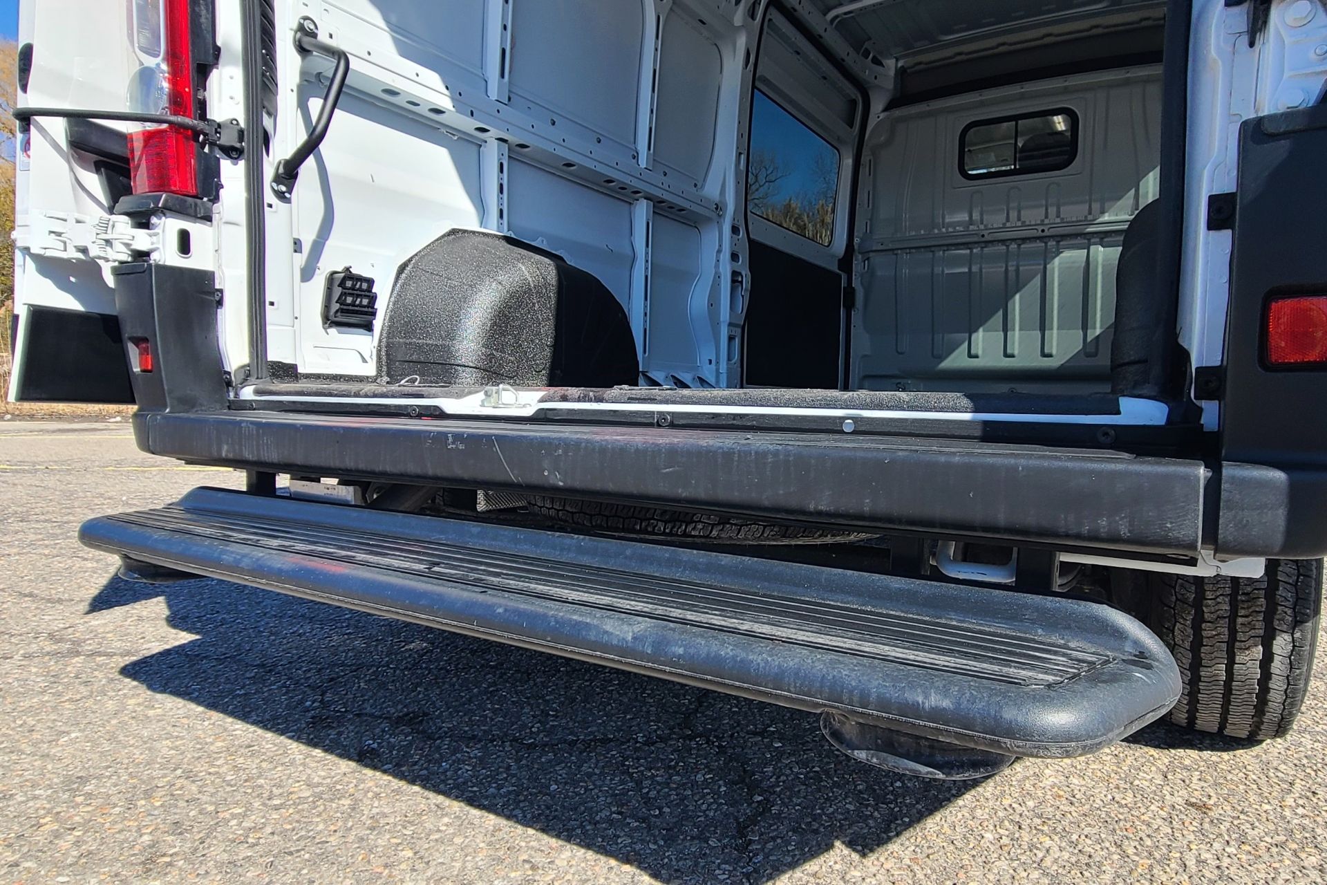 Ram 3500 ProMaster Cargo Van is incredibly easy to drive - Reviews ...
