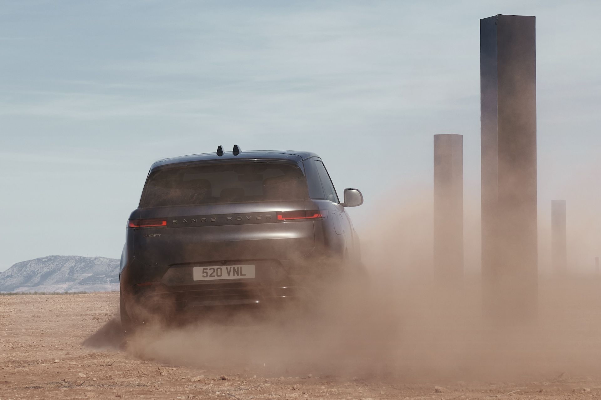 2025 Range Rover Sport gets dark, satin-y Stealth Pack | Driving