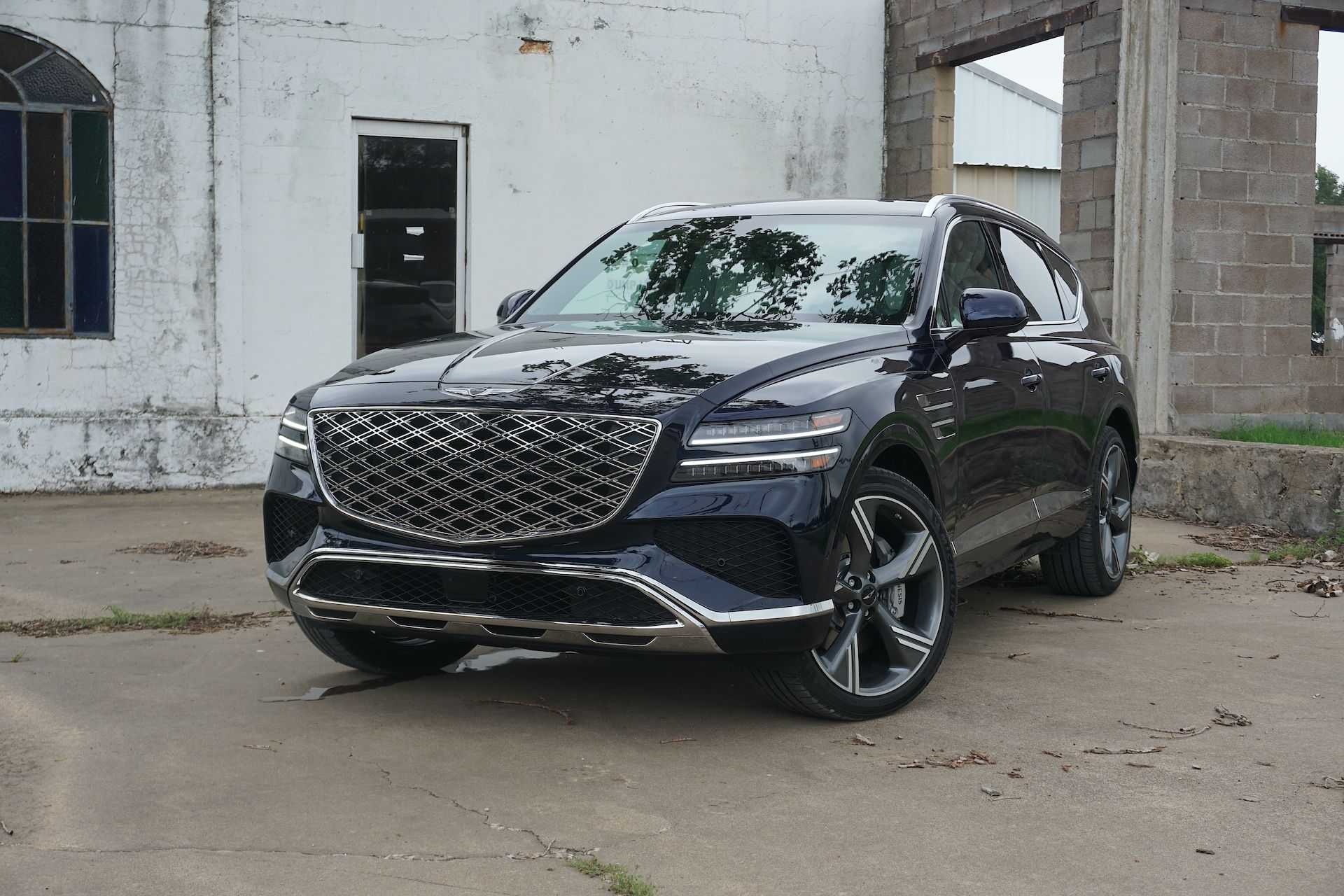 2025 Genesis GV80 prioritizes comfort over blistering performance ...