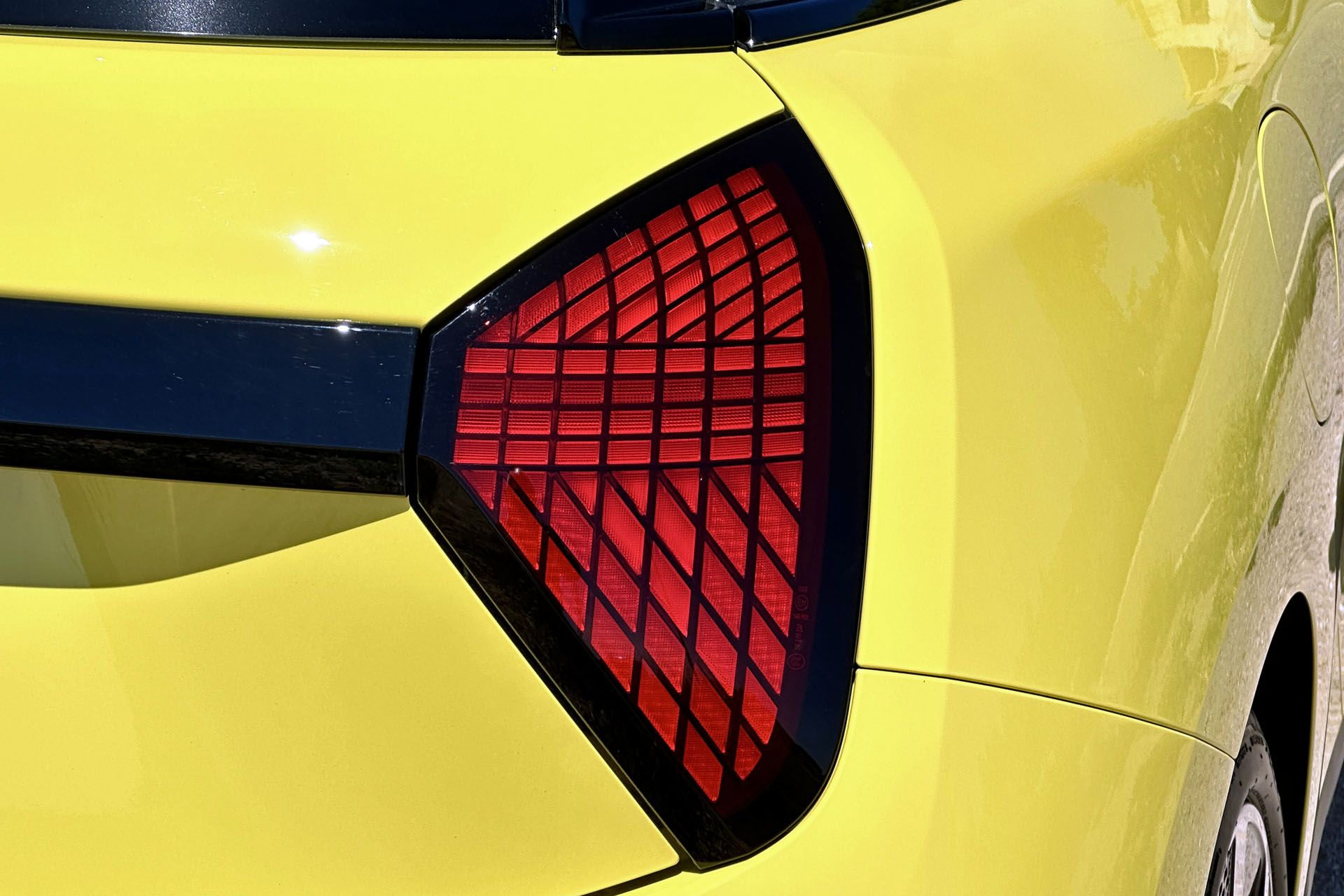 2025 Mini Cooper SE | First Drive Review - Reviews | Driving