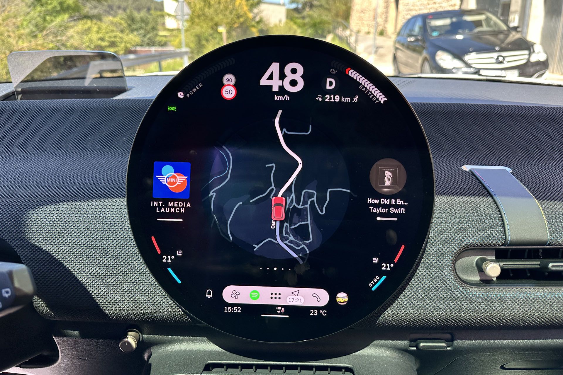 2025 Mini Cooper SE | First Drive Review - Reviews | Driving