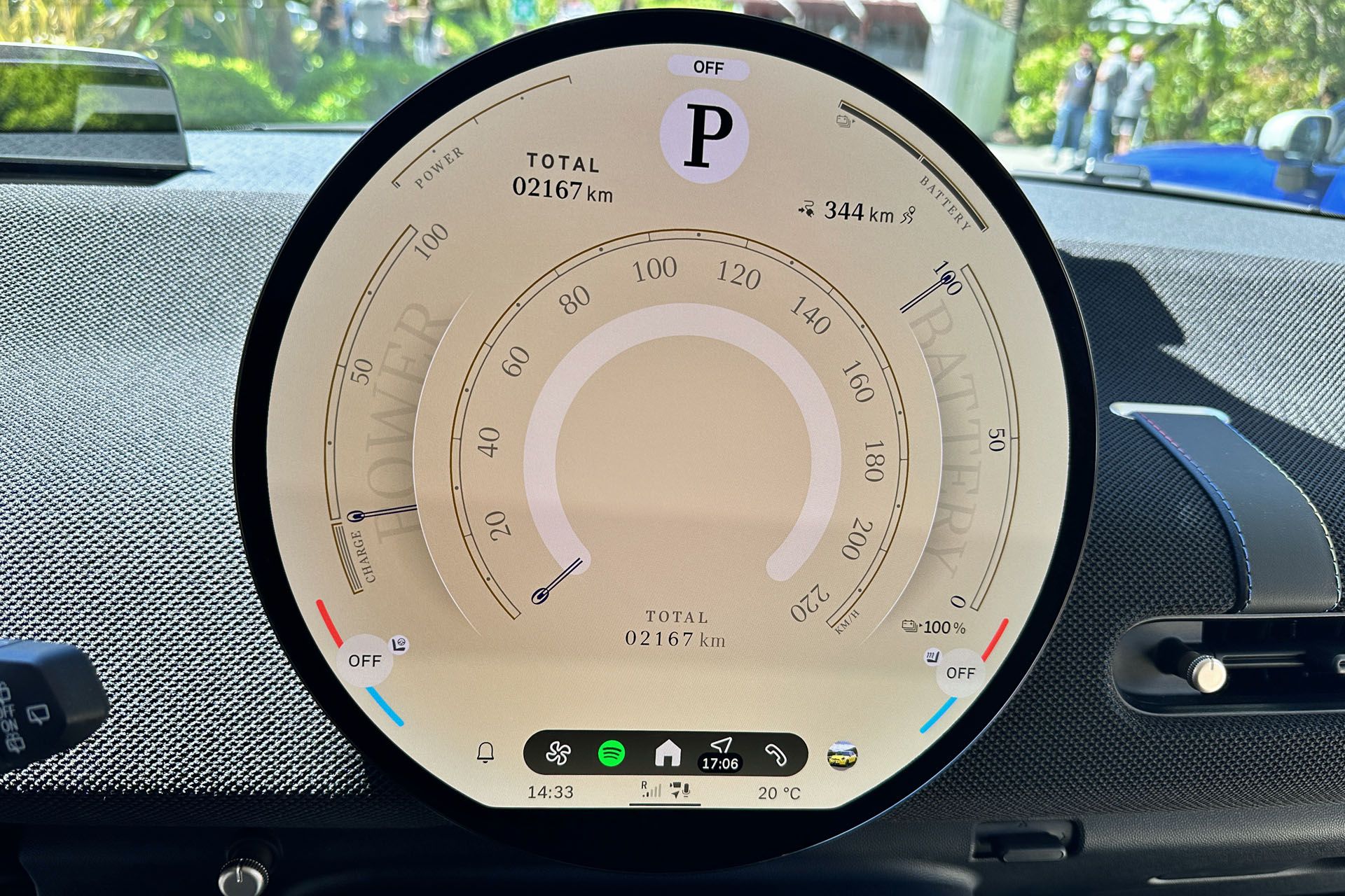 2025 Mini Cooper SE | First Drive Review - Reviews | Driving