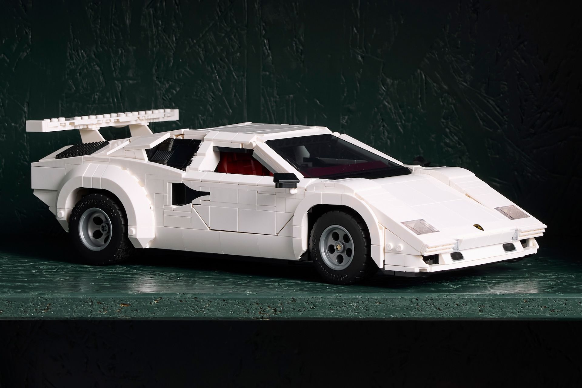 LEGO adds Ferrari F40, Lamborghini Countach to its catalogue | Driving