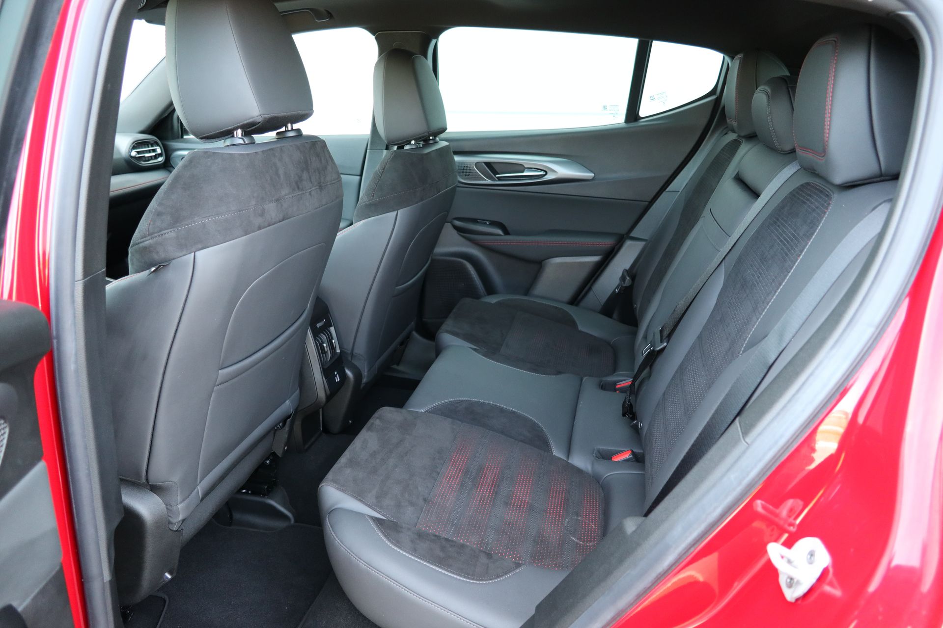 2024 Dodge Hornet R/T | SUV Review - Reviews | Driving