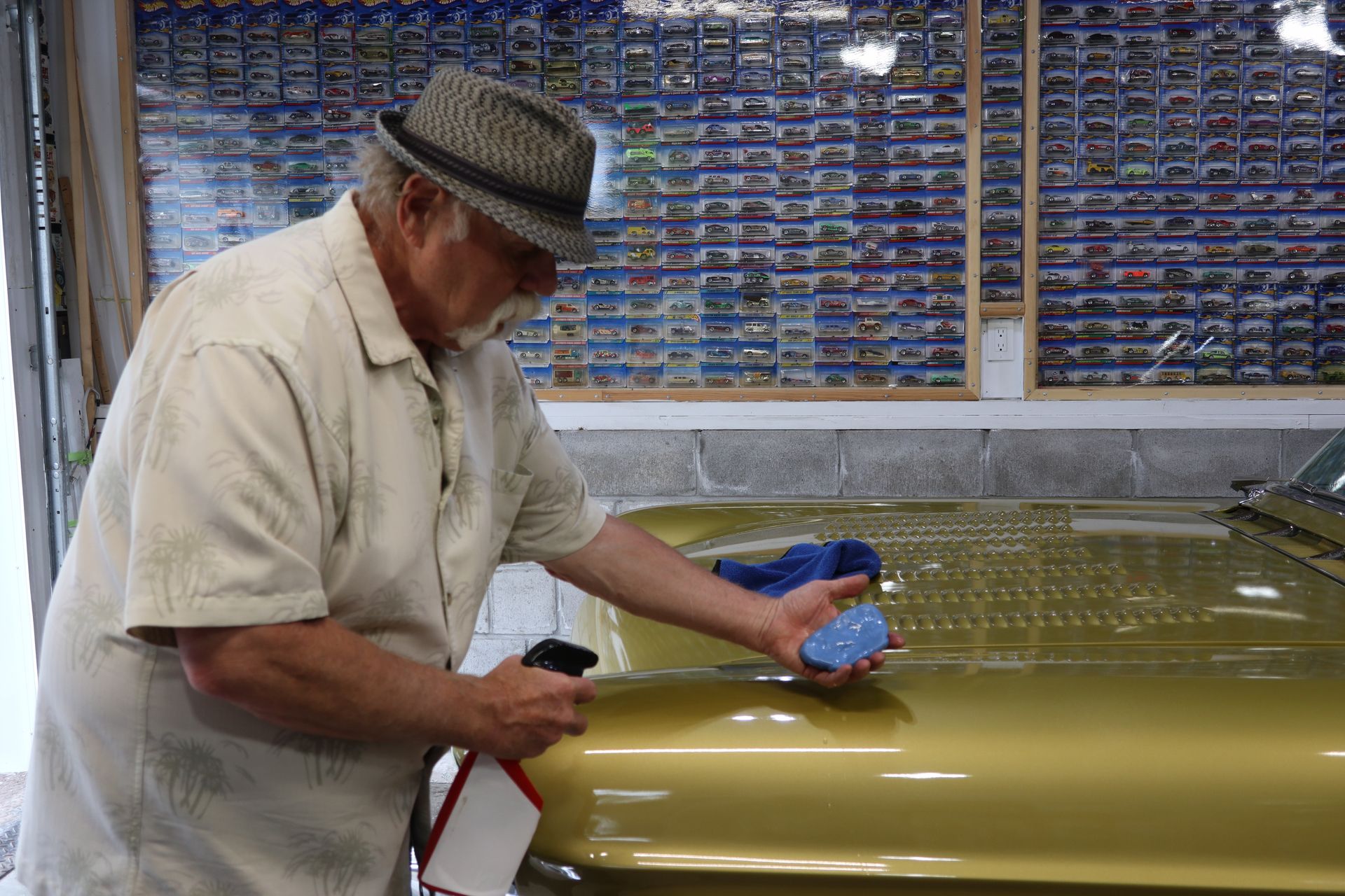 How It Works: Detailing your car with a clay bar | Driving