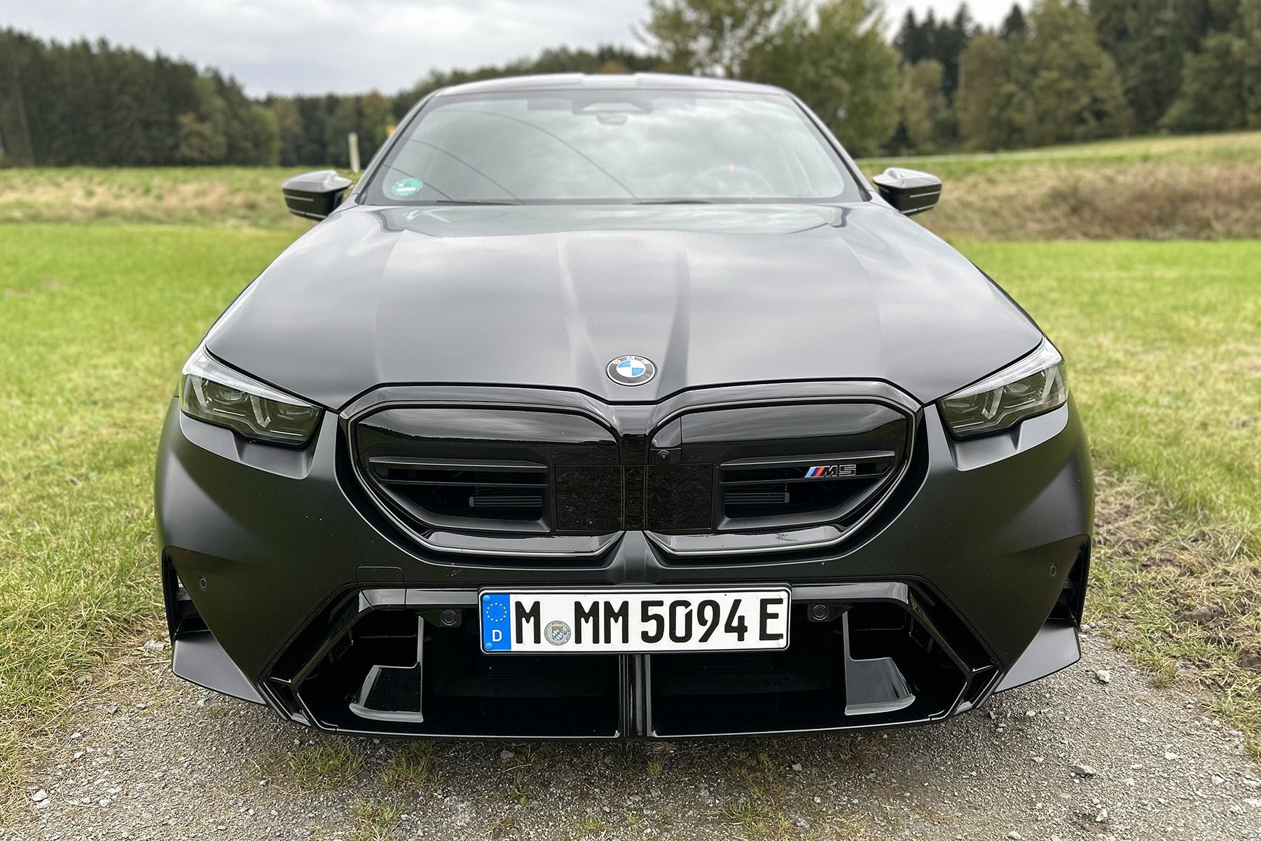 2025 BMW M5 PHEV is a compliance car, but keeps the heavyweight crown ...