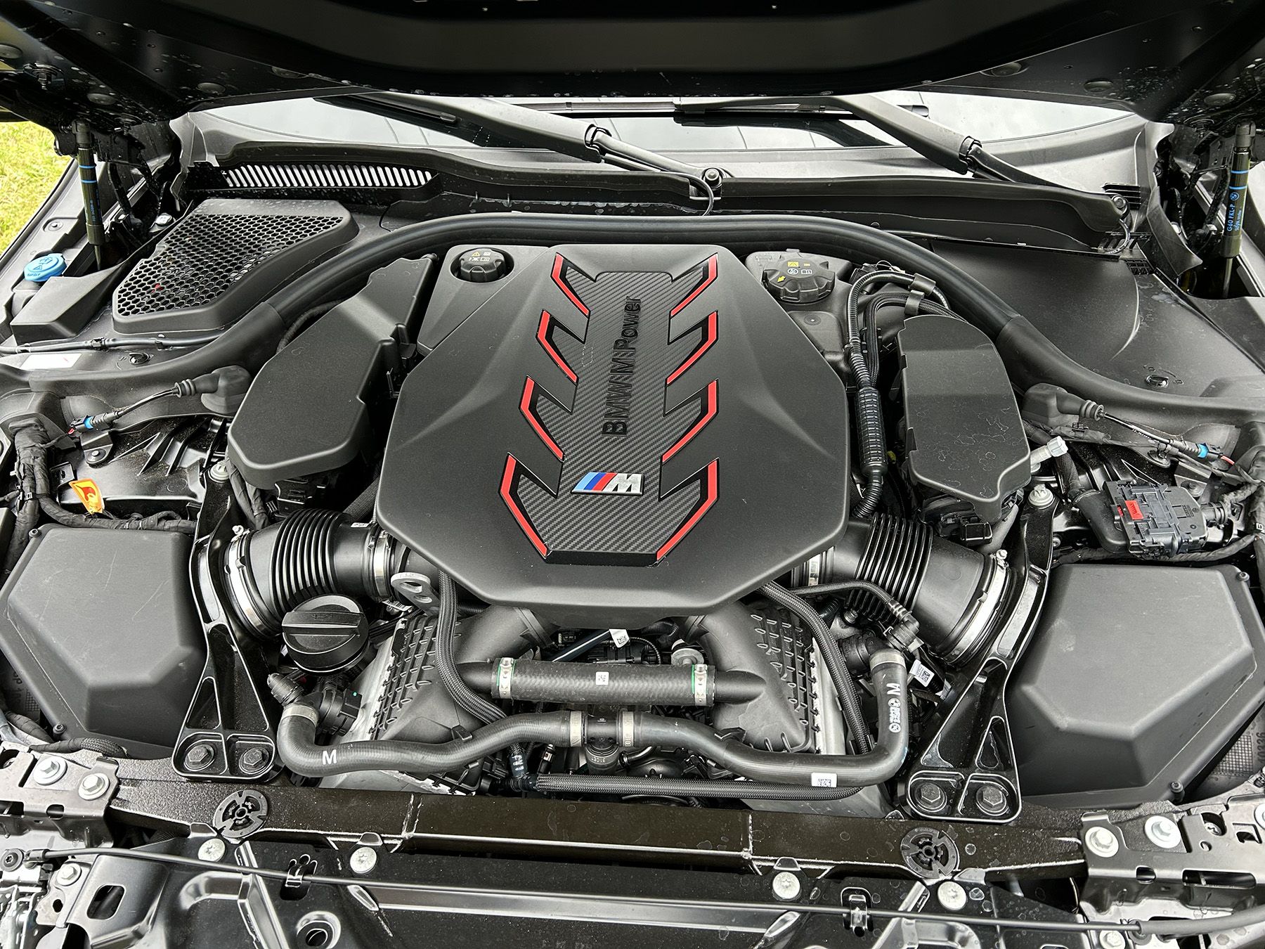 2025 BMW M5 PHEV is a compliance car, but keeps the heavyweight crown ...