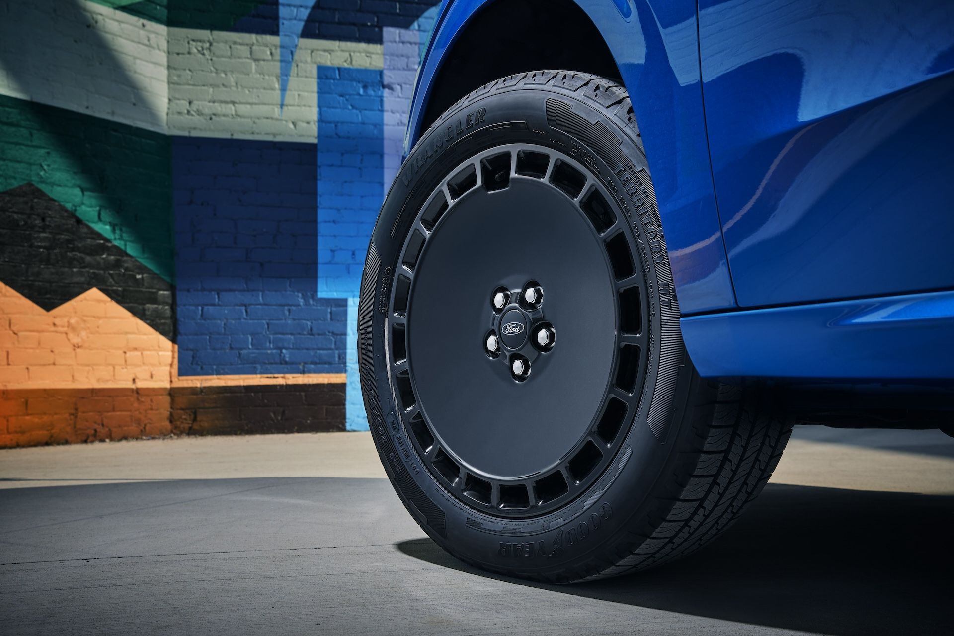 2025 Ford Maverick goes retro, lowers Lobo on turbofan wheels | Driving