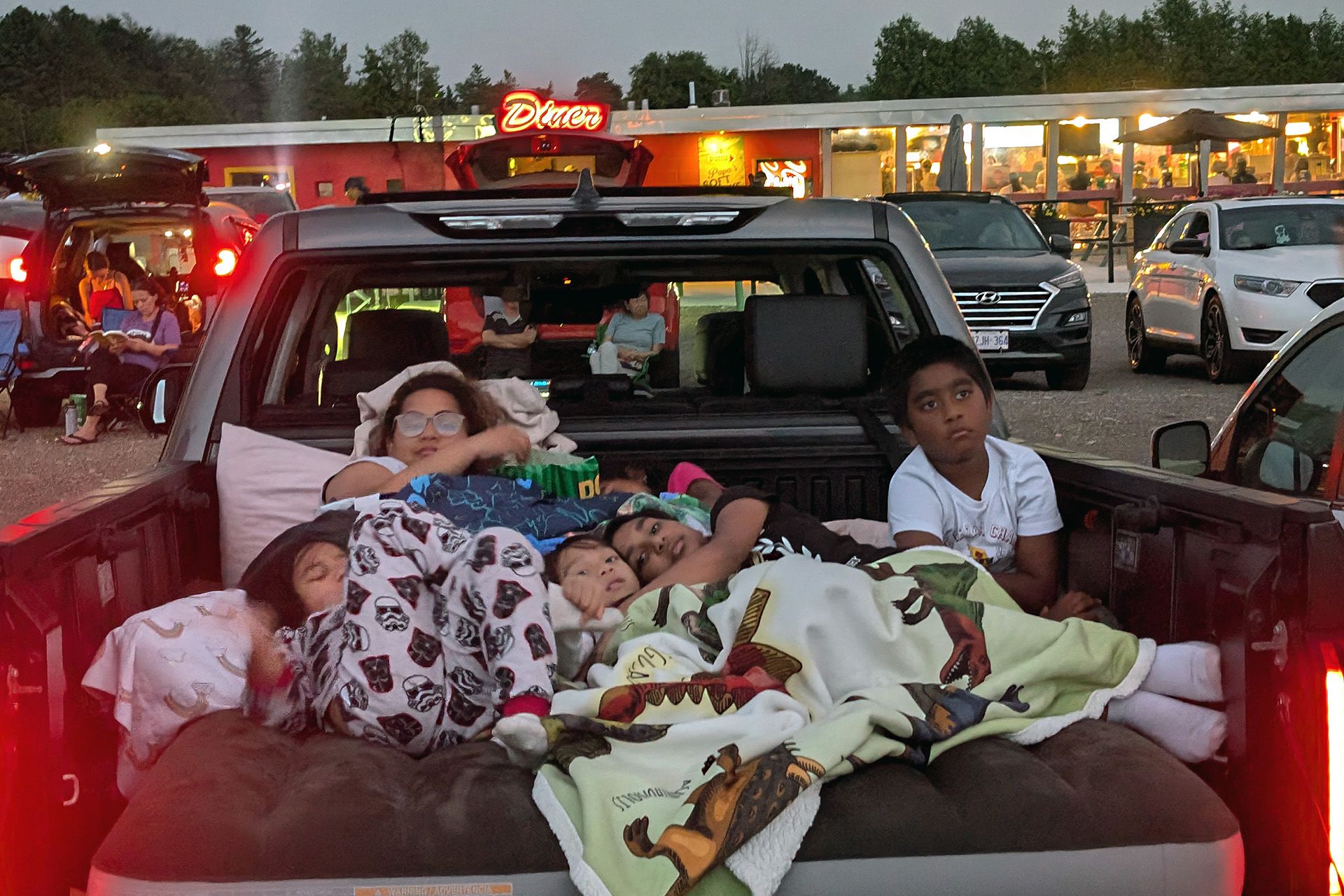 Drive-In Movie Theatres in Ontario: What to bring to the drive-in | Driving