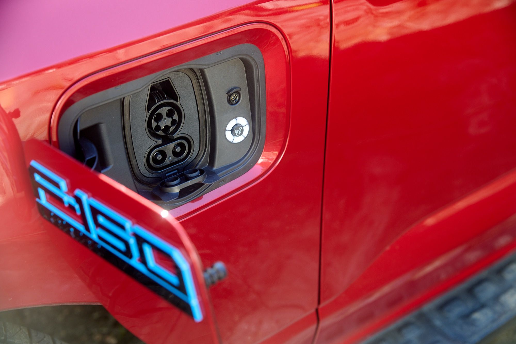 2024 Ford F-150 Lightning Extended Range Pickup Review - Reviews | Driving