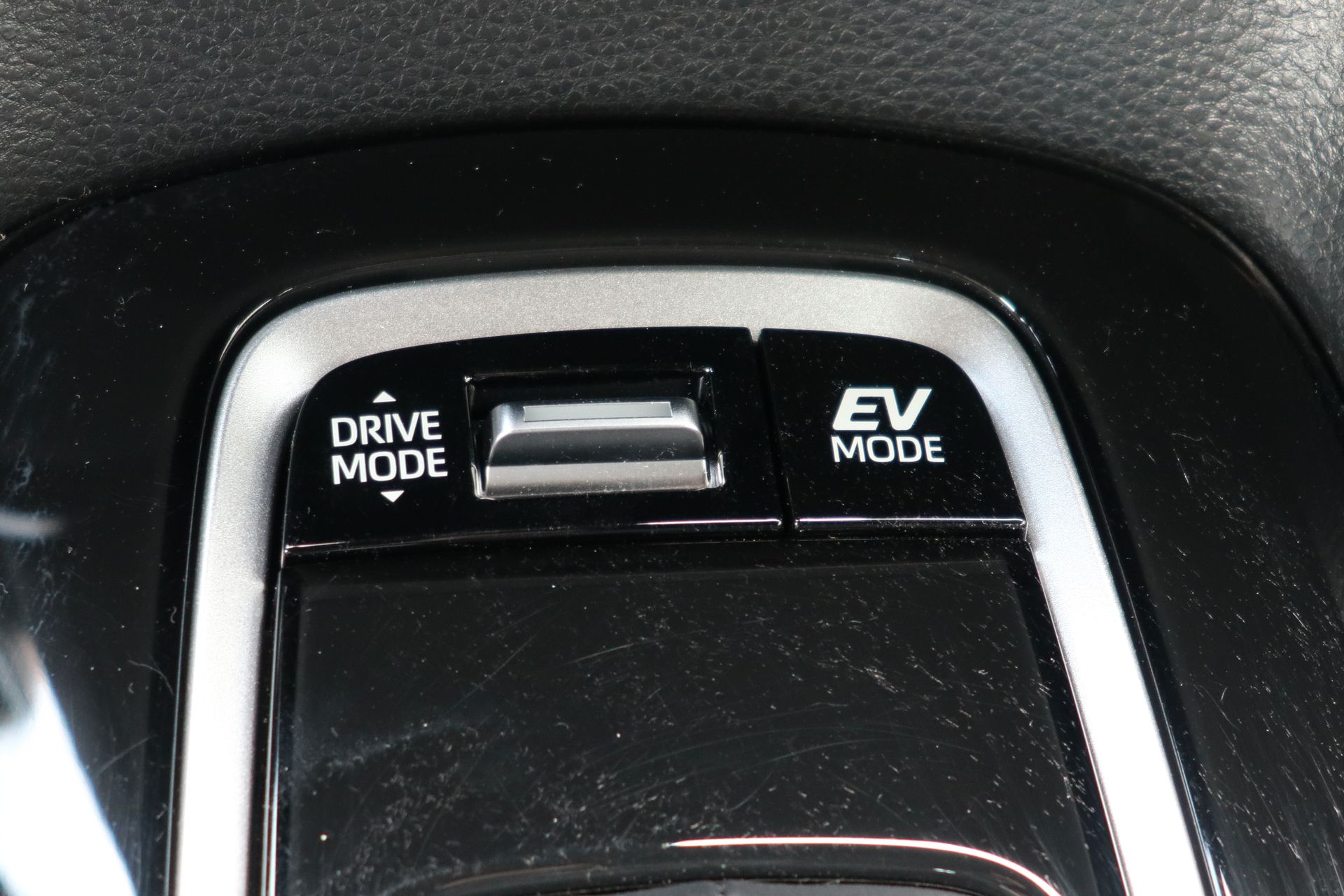 Hybrid Review: 2024 Toyota Corolla Hybrid XSE AWD - Reviews | Driving