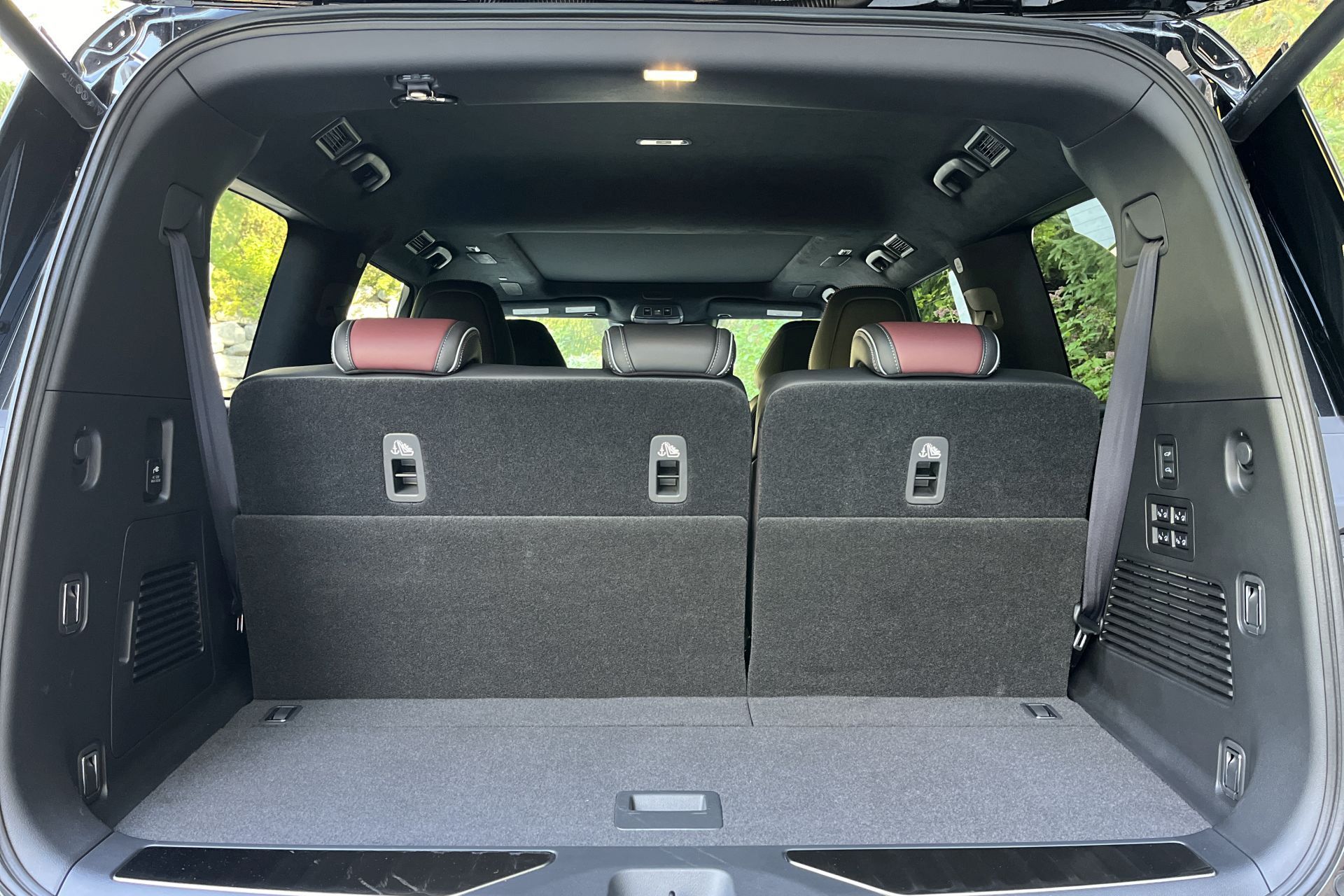 2025 Infiniti QX80 Autograph SUV Review - Reviews | Driving