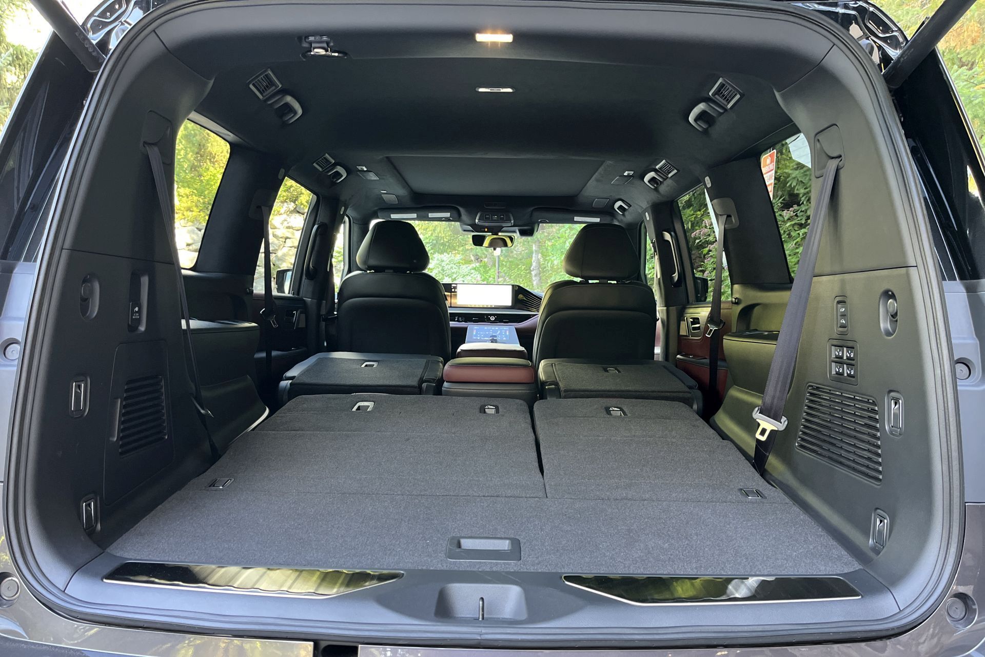 2025 Infiniti QX80 Autograph SUV Review - Reviews | Driving