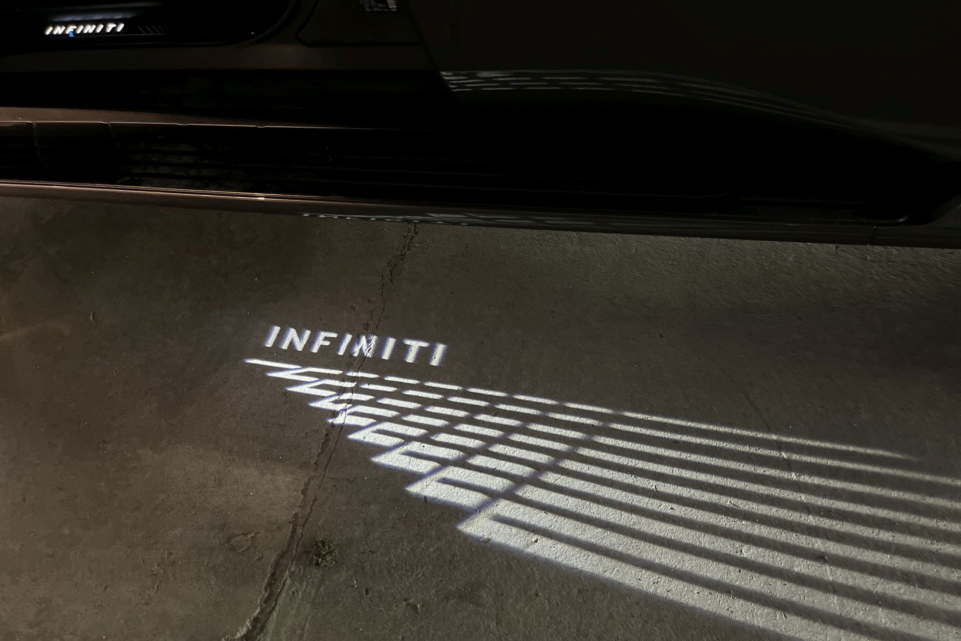 2025 Infiniti QX80 Autograph SUV Review - Reviews | Driving