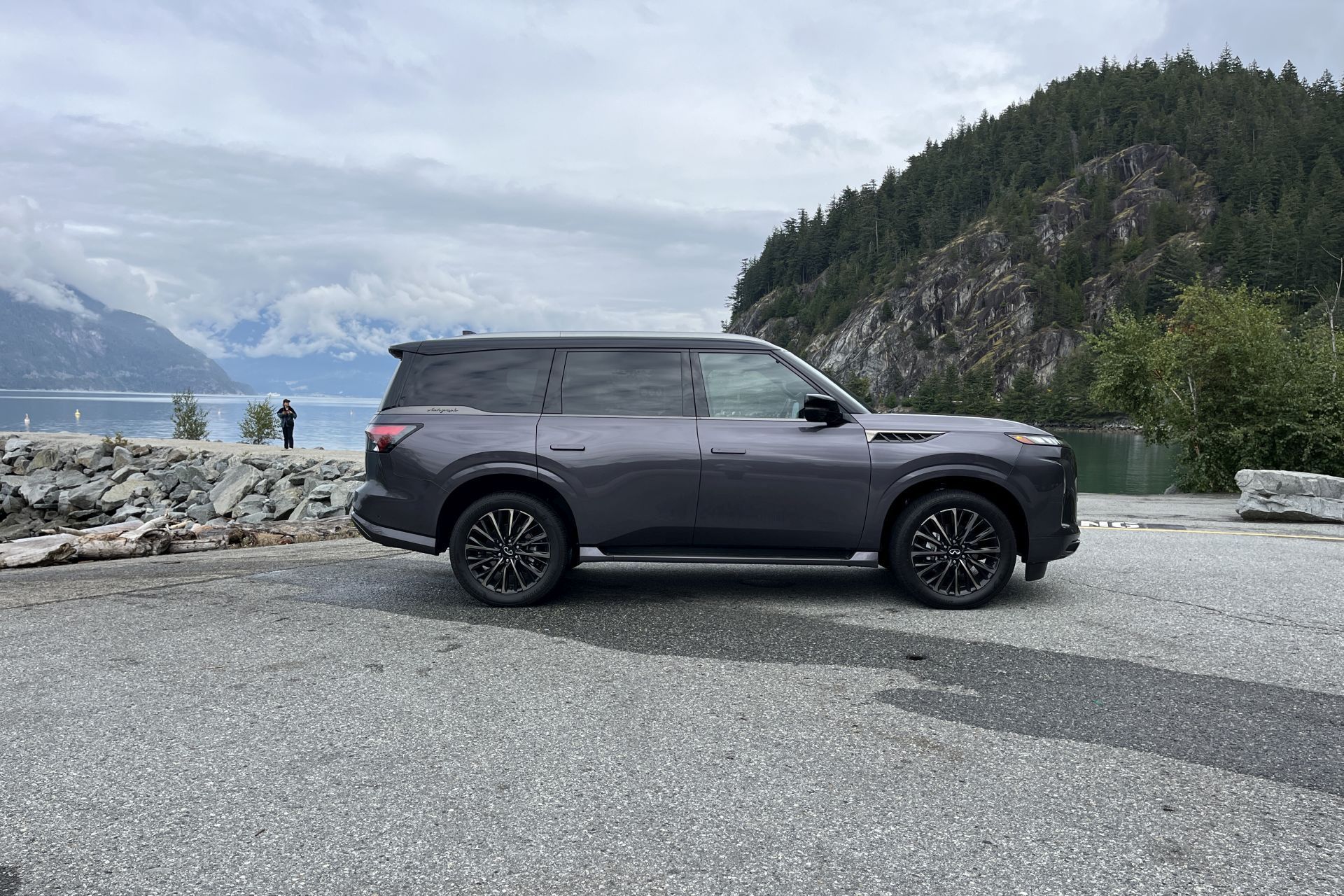 2025 Infiniti QX80 Autograph SUV Review - Reviews | Driving