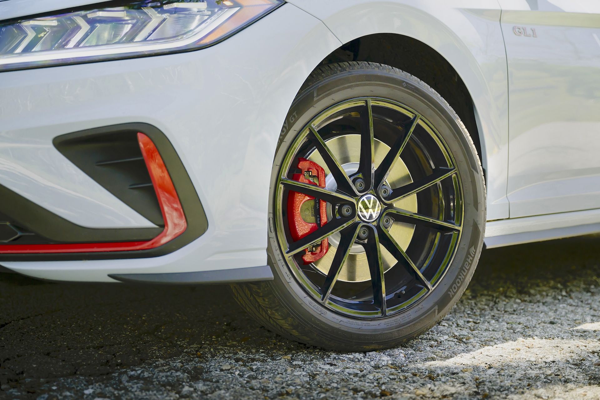 2025 Volkswagen Jetta and GLI stick to the VW formula - Reviews | Driving