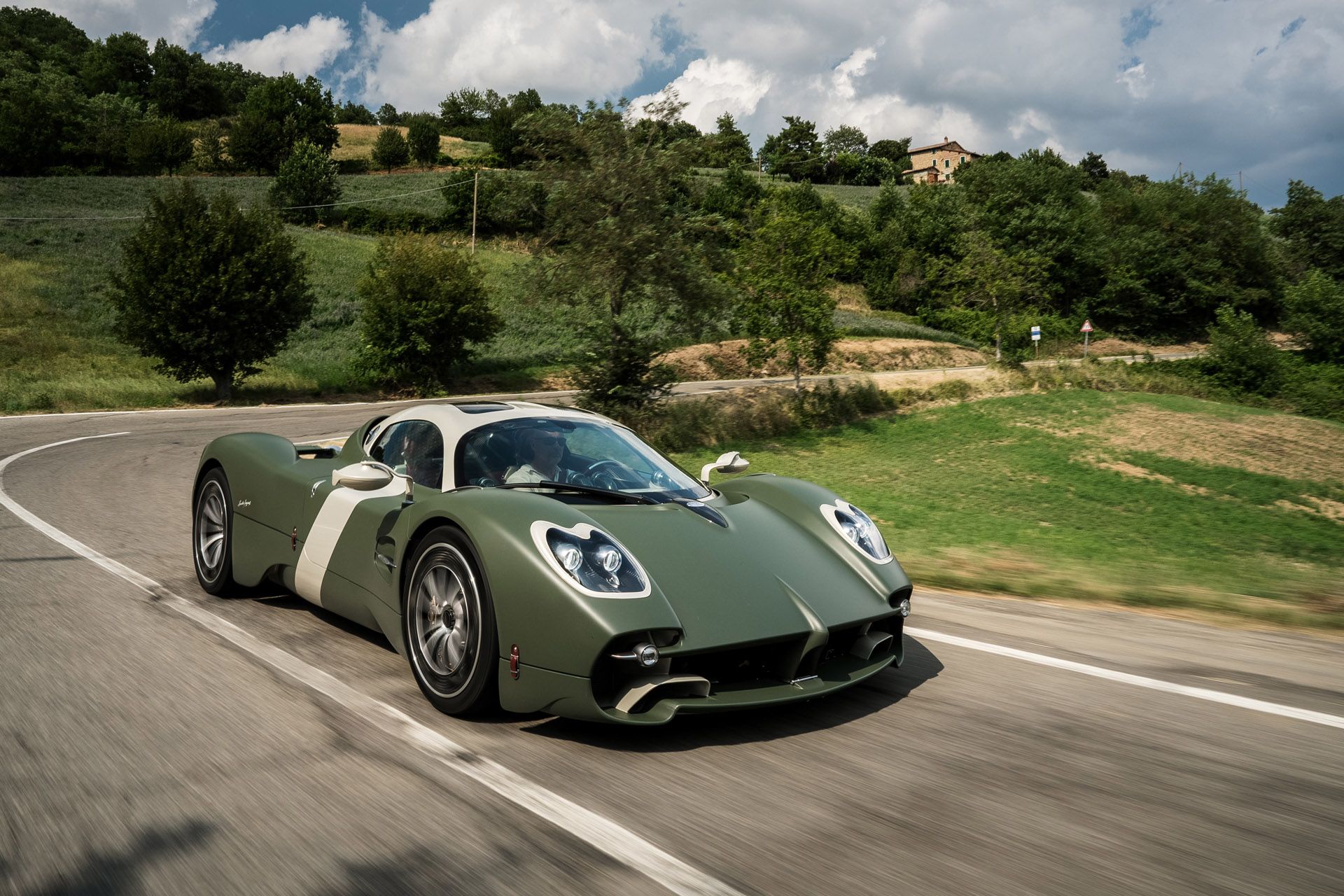Italian Supercars Pagani Pagani Unveils V12 Utopia With A Manual